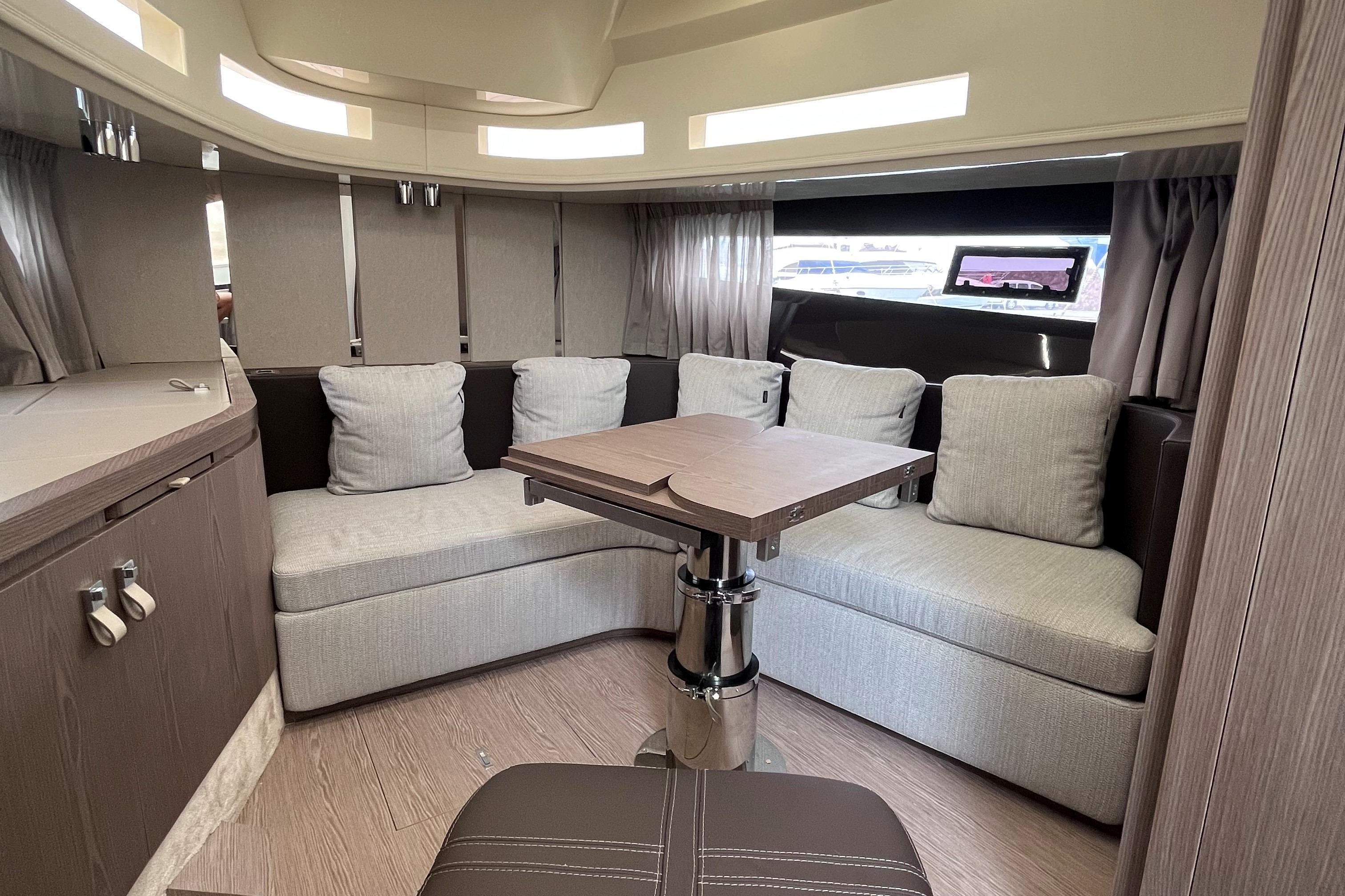 Invictus - Tt 460 Yacht for Sale | 47 Invictus Yachts MANDELIEU-LA ...