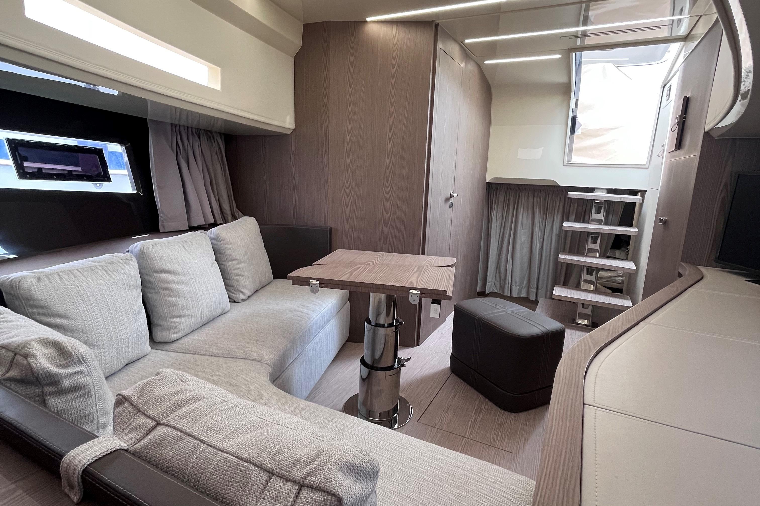 Invictus - Tt 460 Yacht for Sale | 47 Invictus Yachts MANDELIEU-LA ...