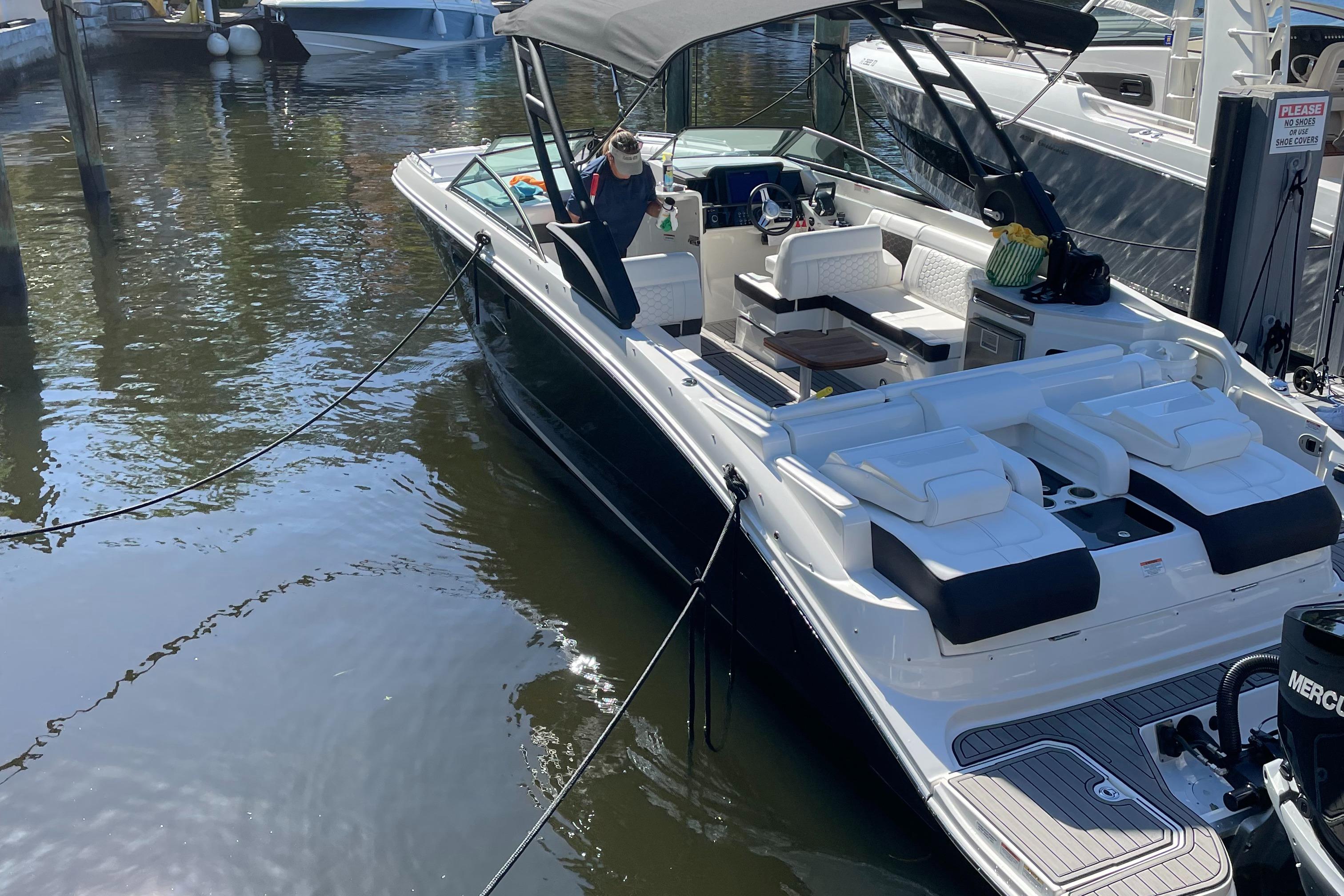 Yacht for Sale | 29 Sea Ray Yachts Hallandale Beach, FL | Denison Yacht ...