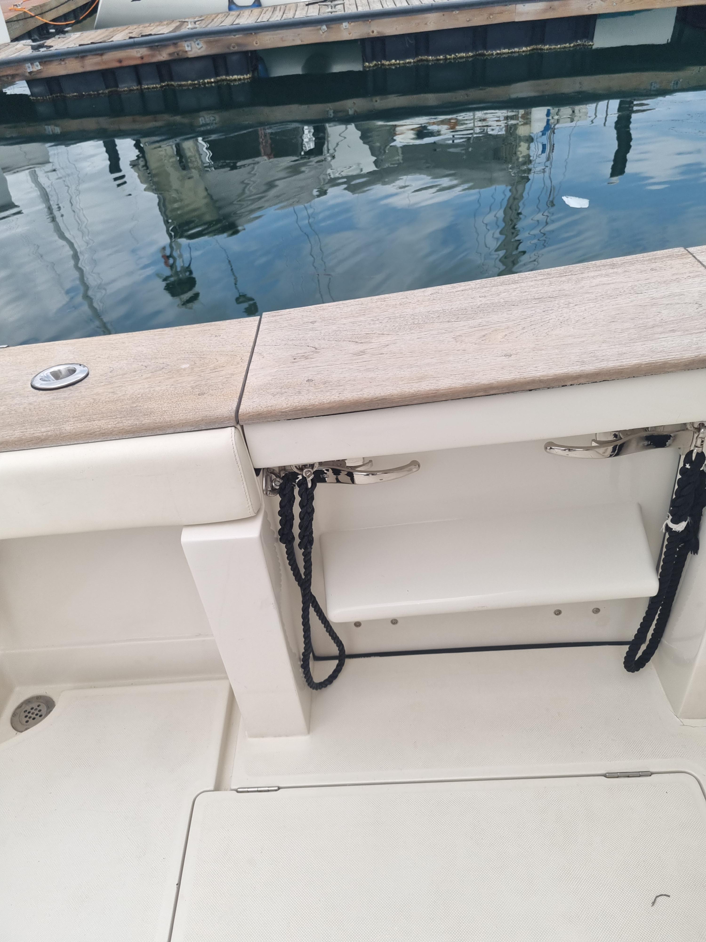 Yacht for Sale | 39 Jupiter Yachts Panama, Panama | Denison Yacht Sales