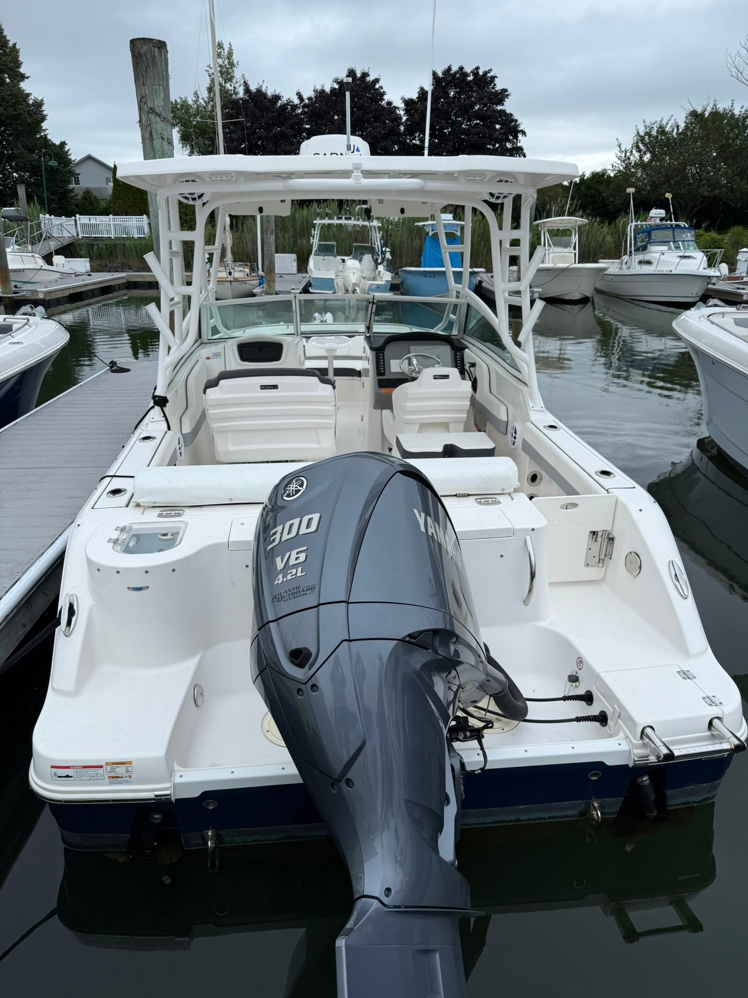 2022 Robalo R247 Dual Console - South Jersey Yacht Sales