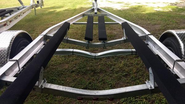 New 2025 LOAD RITE TRAILERS LR-AB183600102TB1 Aluminum Tandem Torsion ...