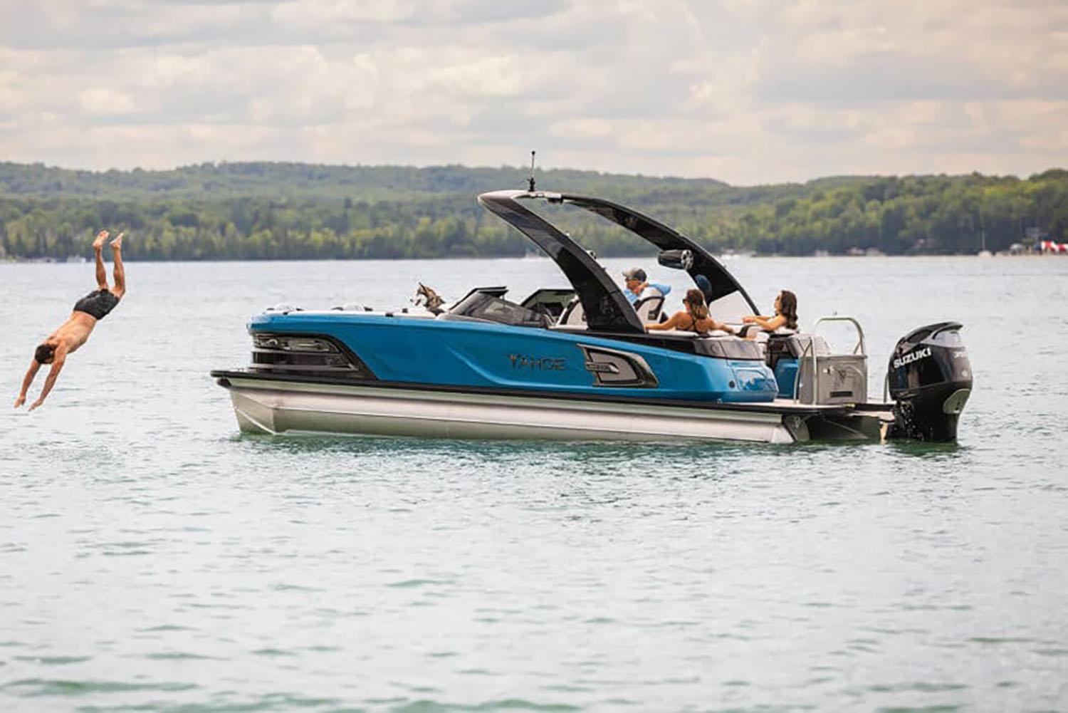 2025 Tahoe Pontoon Grand Tahoe Elite WIndshield - Onekama Marine Inc.