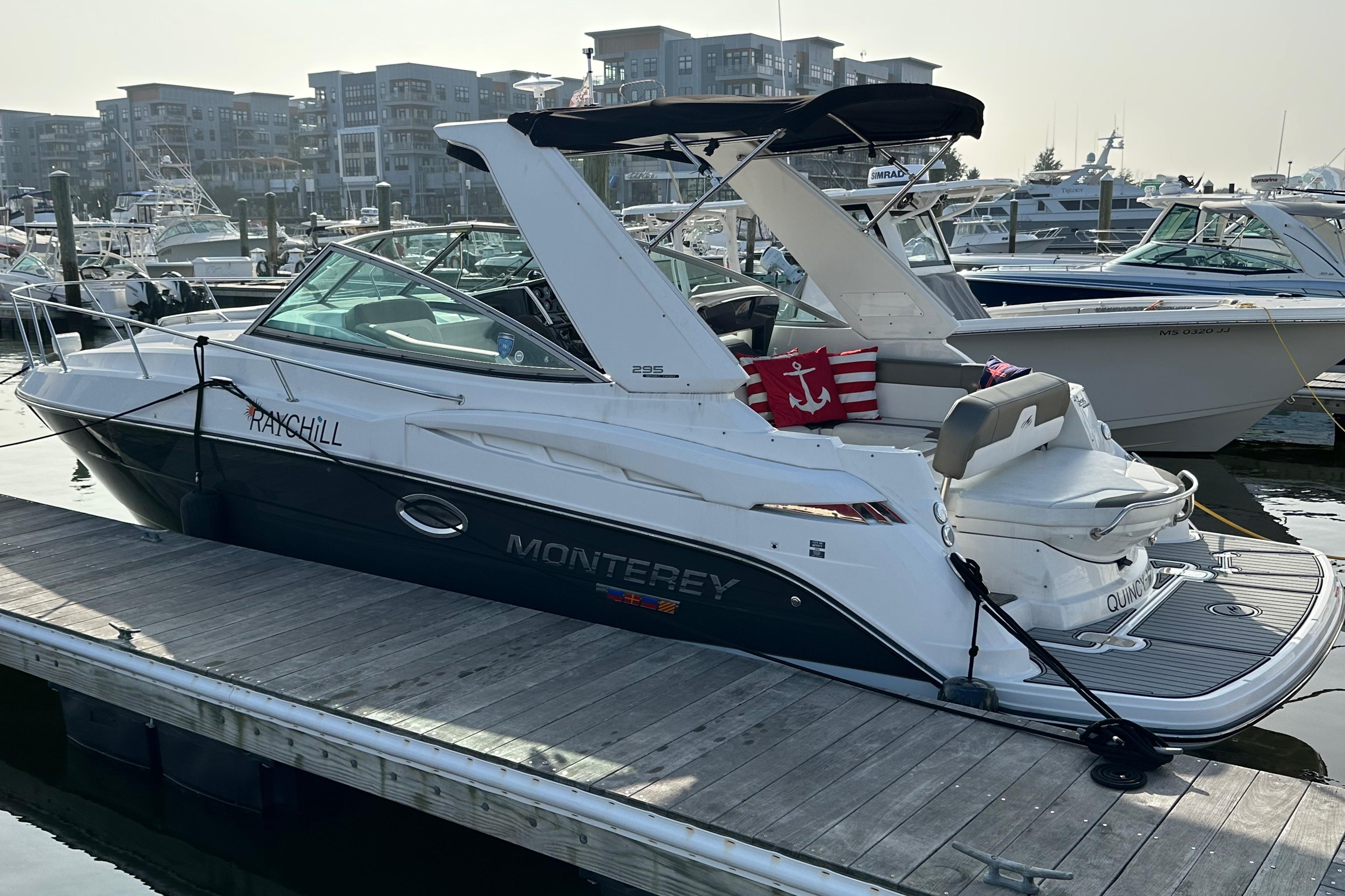 2019 Monterey 295 Sport Yacht Raychill - South Jersey Yacht Sales