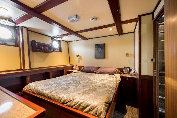 Whangarei Engineering EX NZ NAVY VESSEL - Freedom Marine