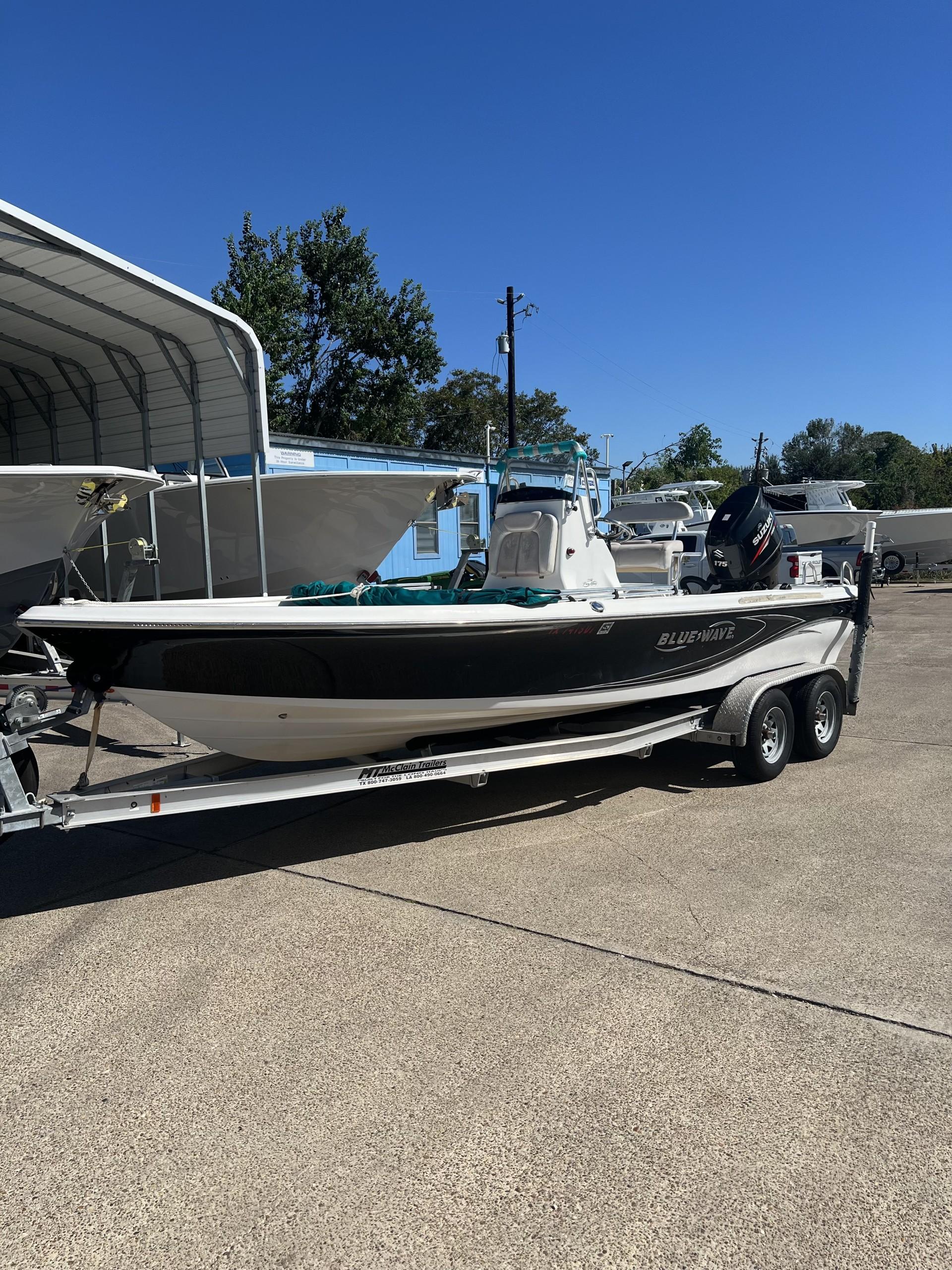 2017 Blue Wave 2200 PureBay Kemah, Texas - Texas Sportfishing Yacht Sales