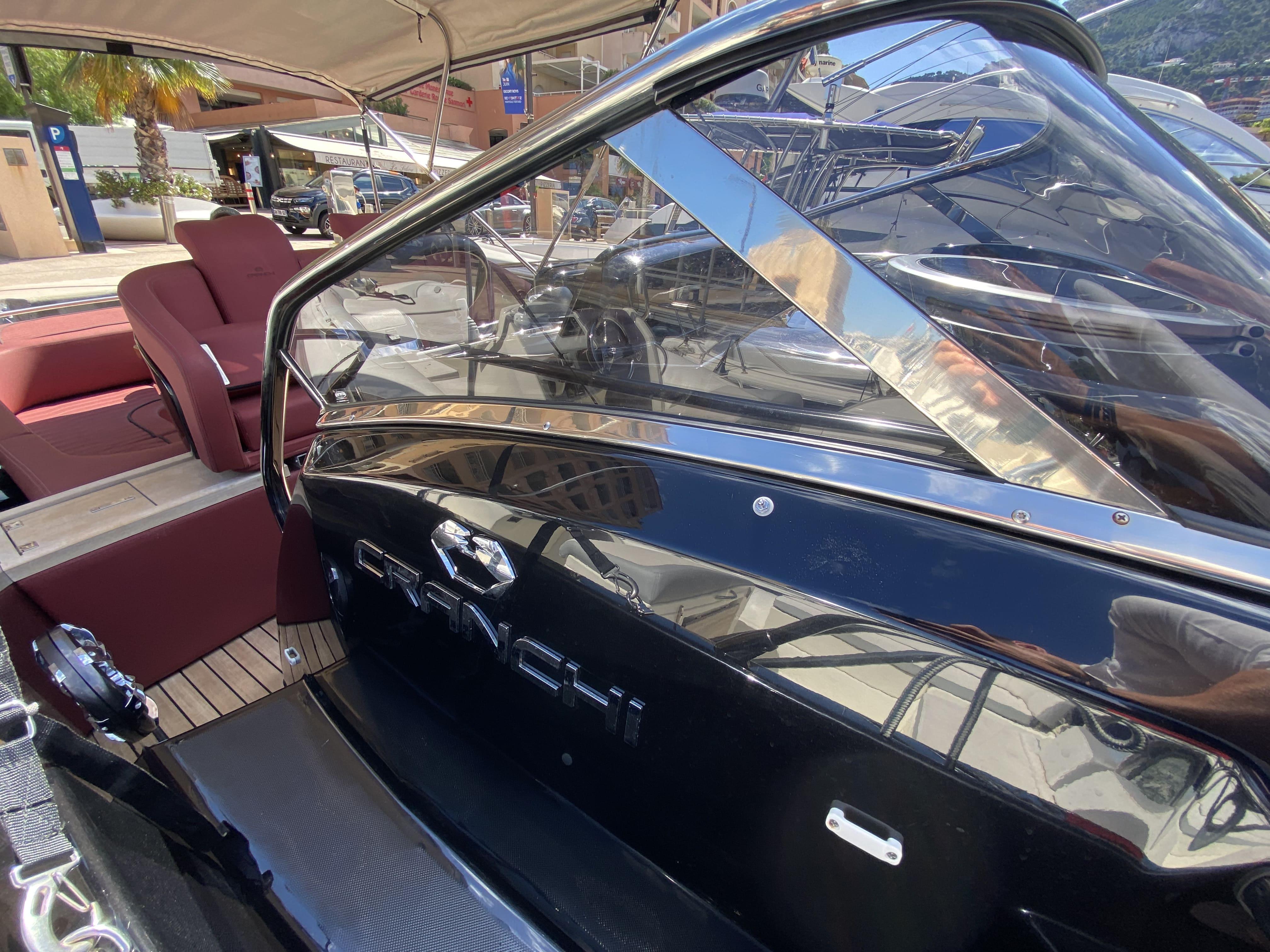 Cranchi E30 Endurance 2021 "Toro Loco" | HMY Yachts