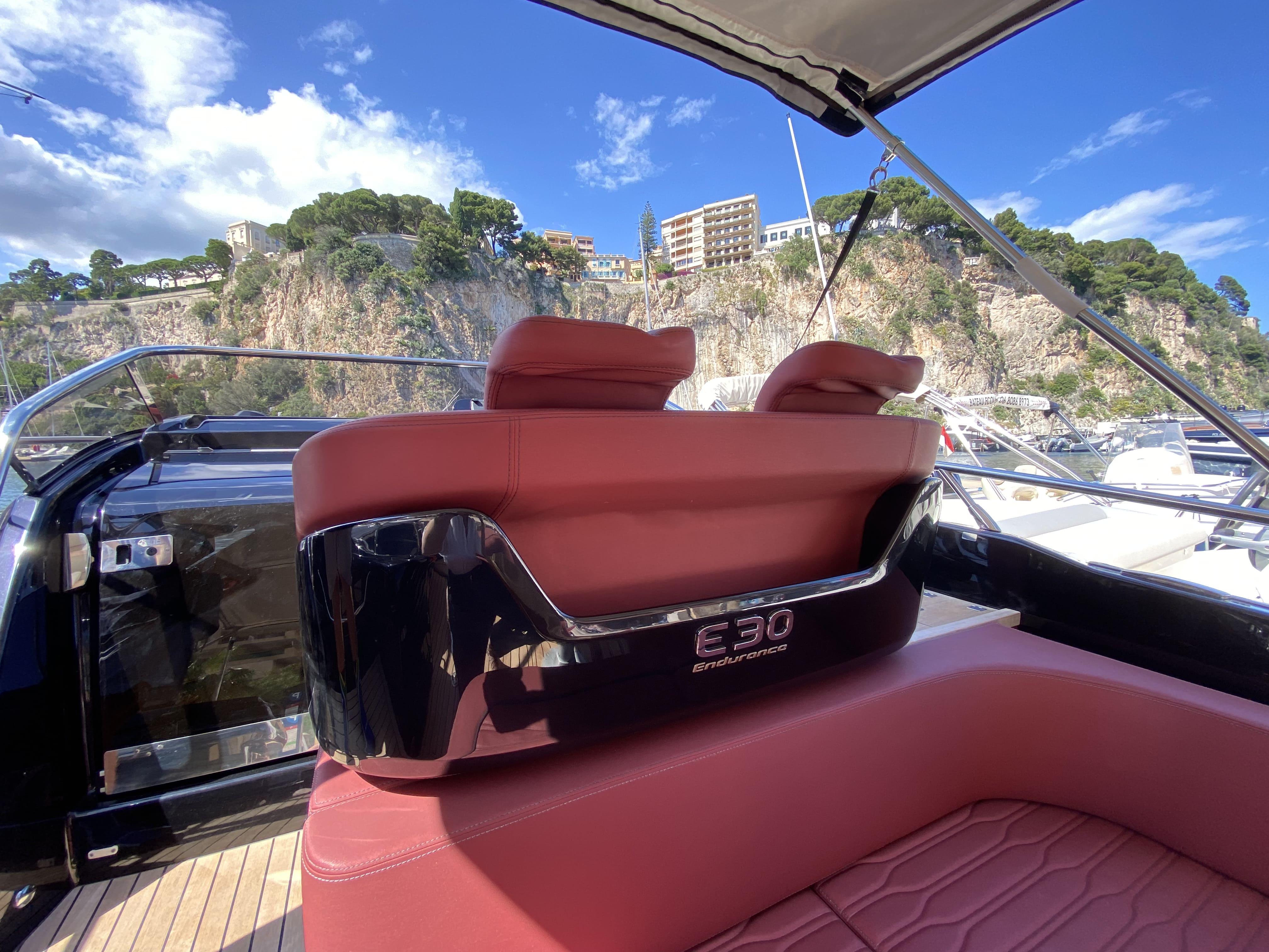 Cranchi E30 Endurance 2021 "Toro Loco" | HMY Yachts