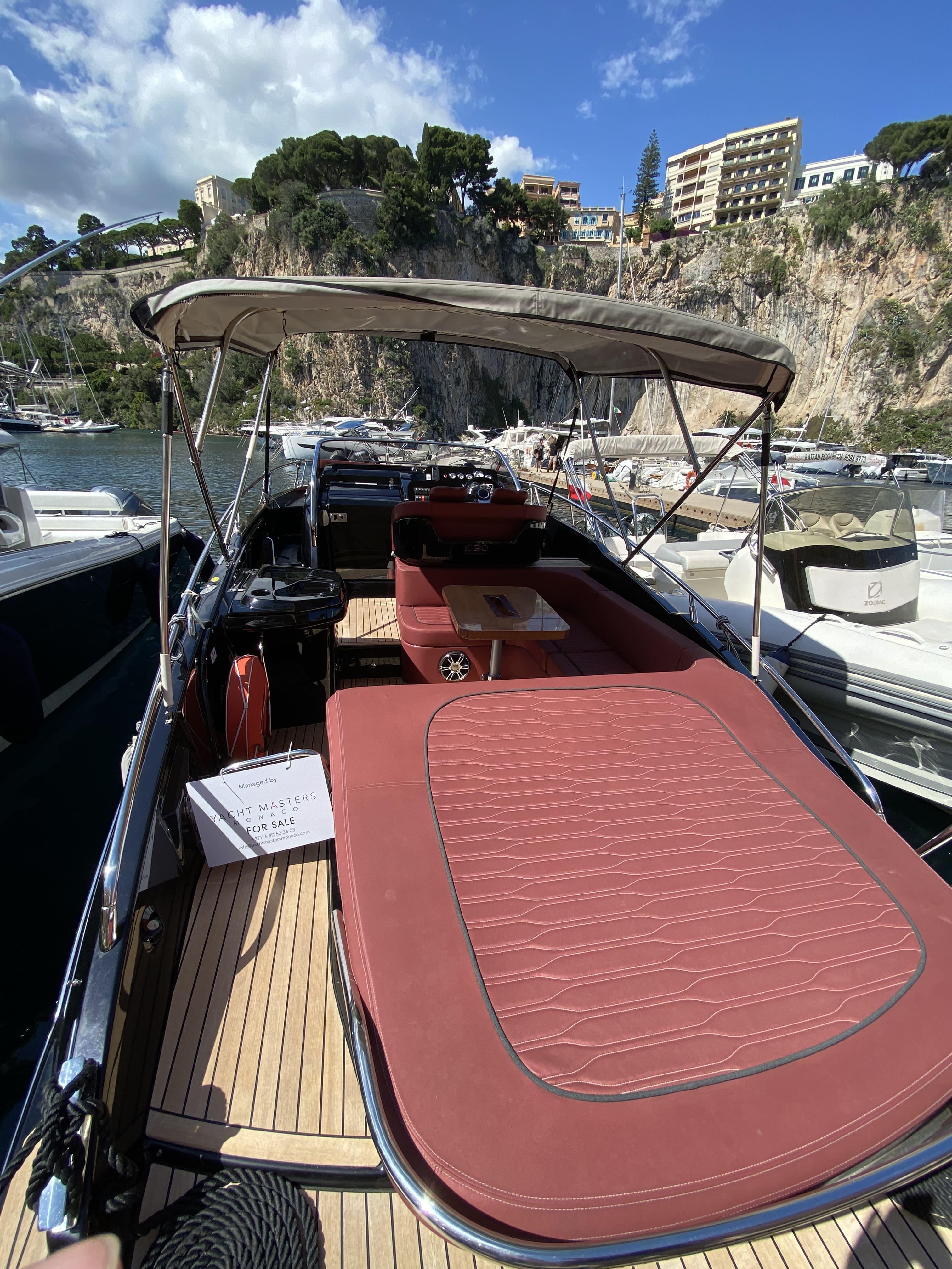 Cranchi E30 Endurance 2021 "Toro Loco" | HMY Yachts