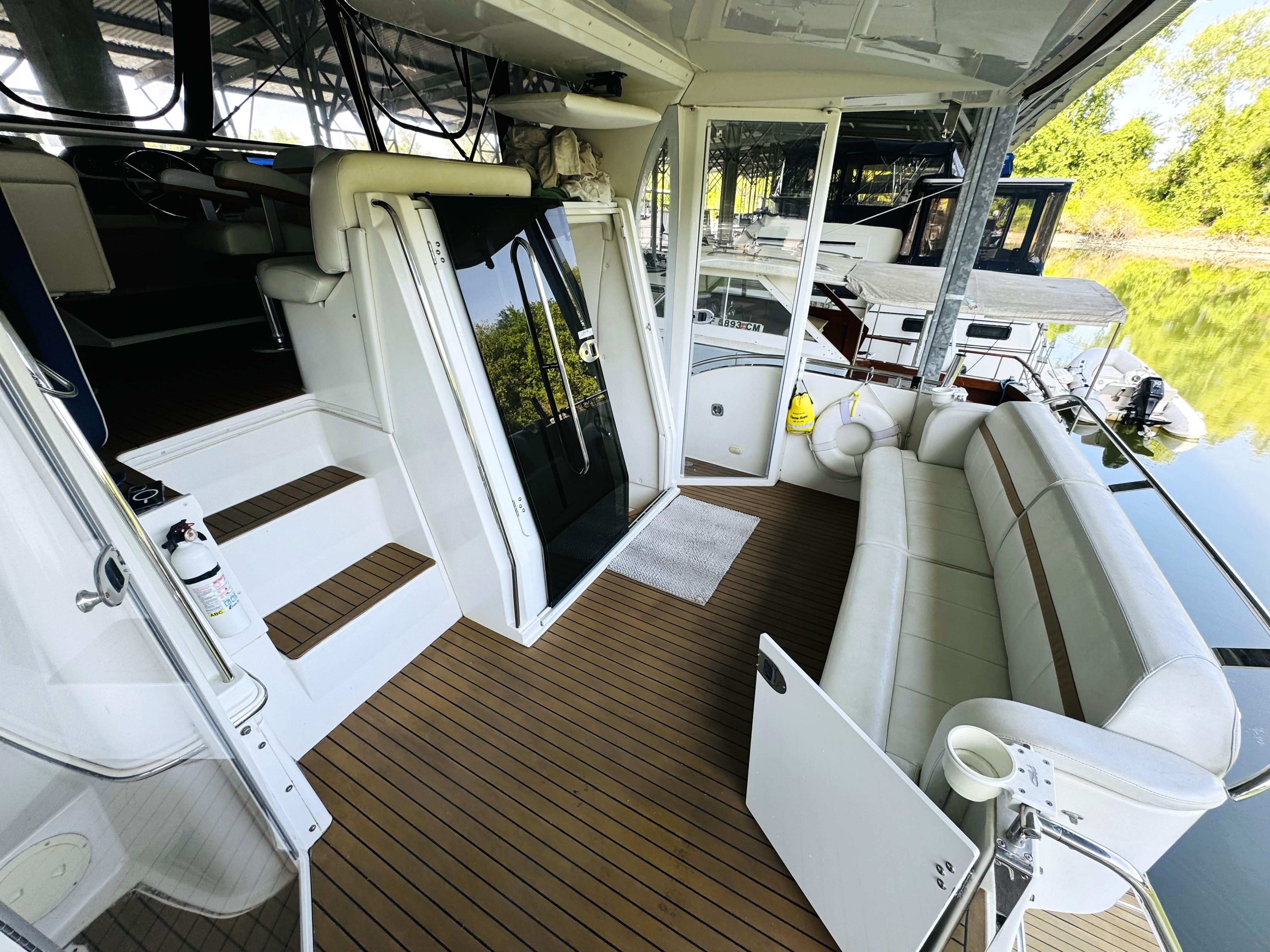 2005 36' Carver 36 Motor Yacht - Delta Marine Sales