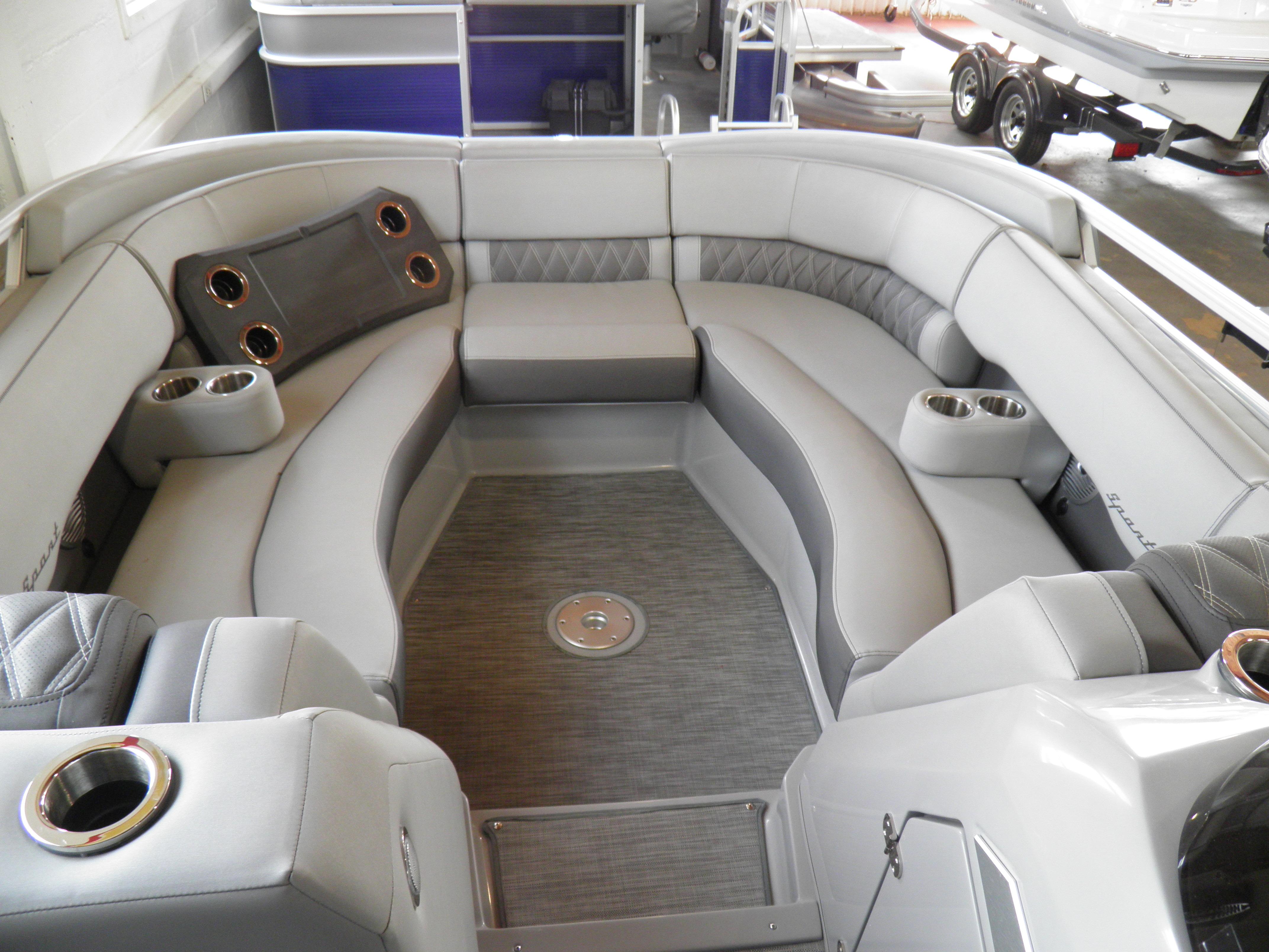 2021 Bennington R22 Bowrider | Dominion Yachts