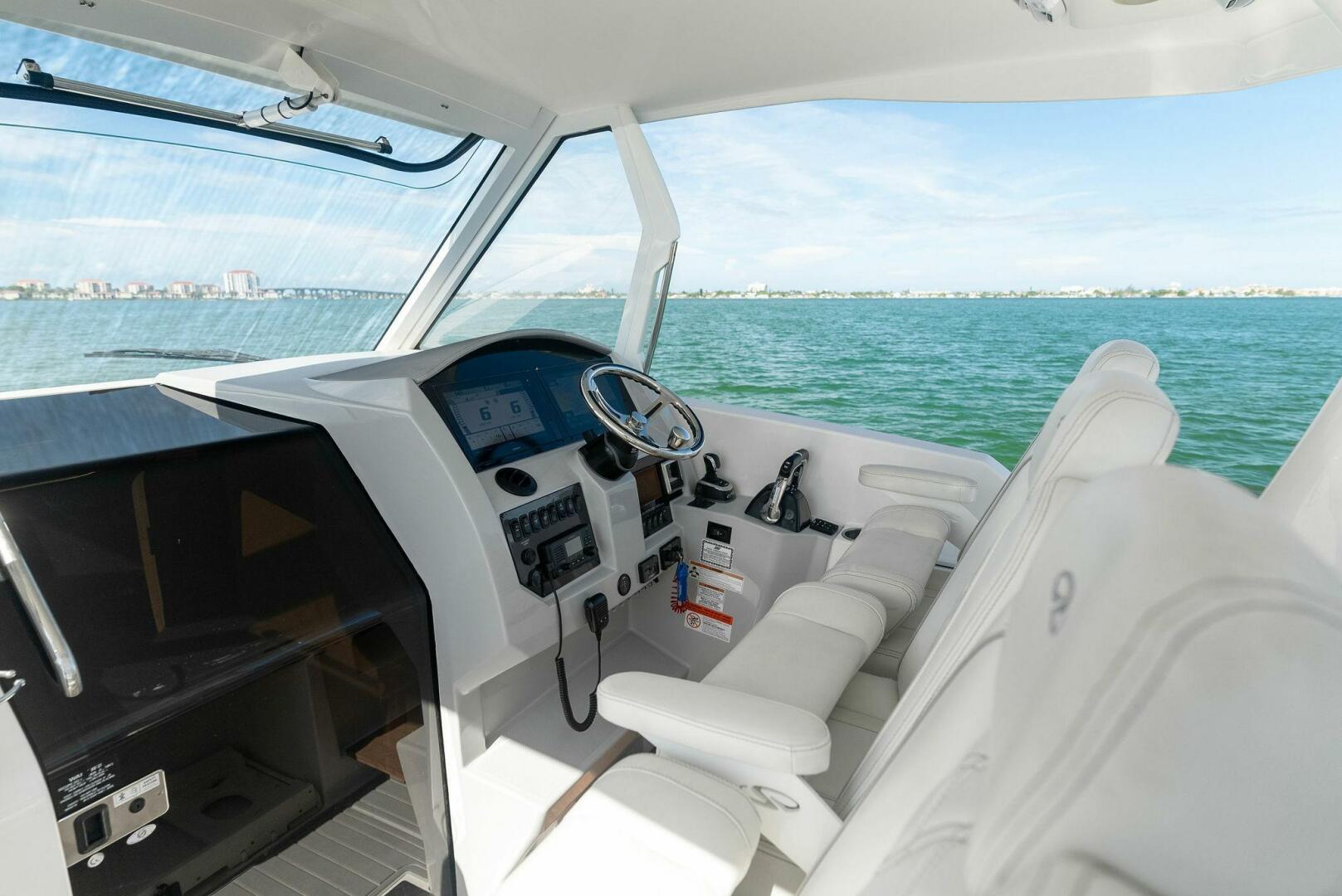 2021 33 Regal 33 SAV Boats for Sale