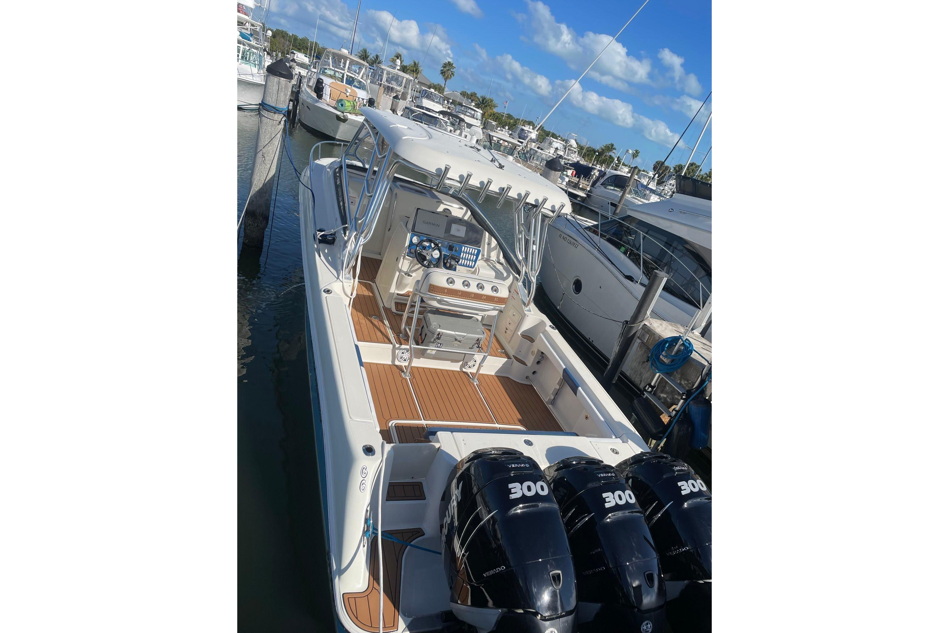 2008 Hydra-Sports Vector 3300 VX - South Jersey Yacht Sales