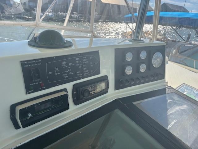 1990 VIKING Convertible - Zorn Yacht Sales | Zorn Yacht Sales