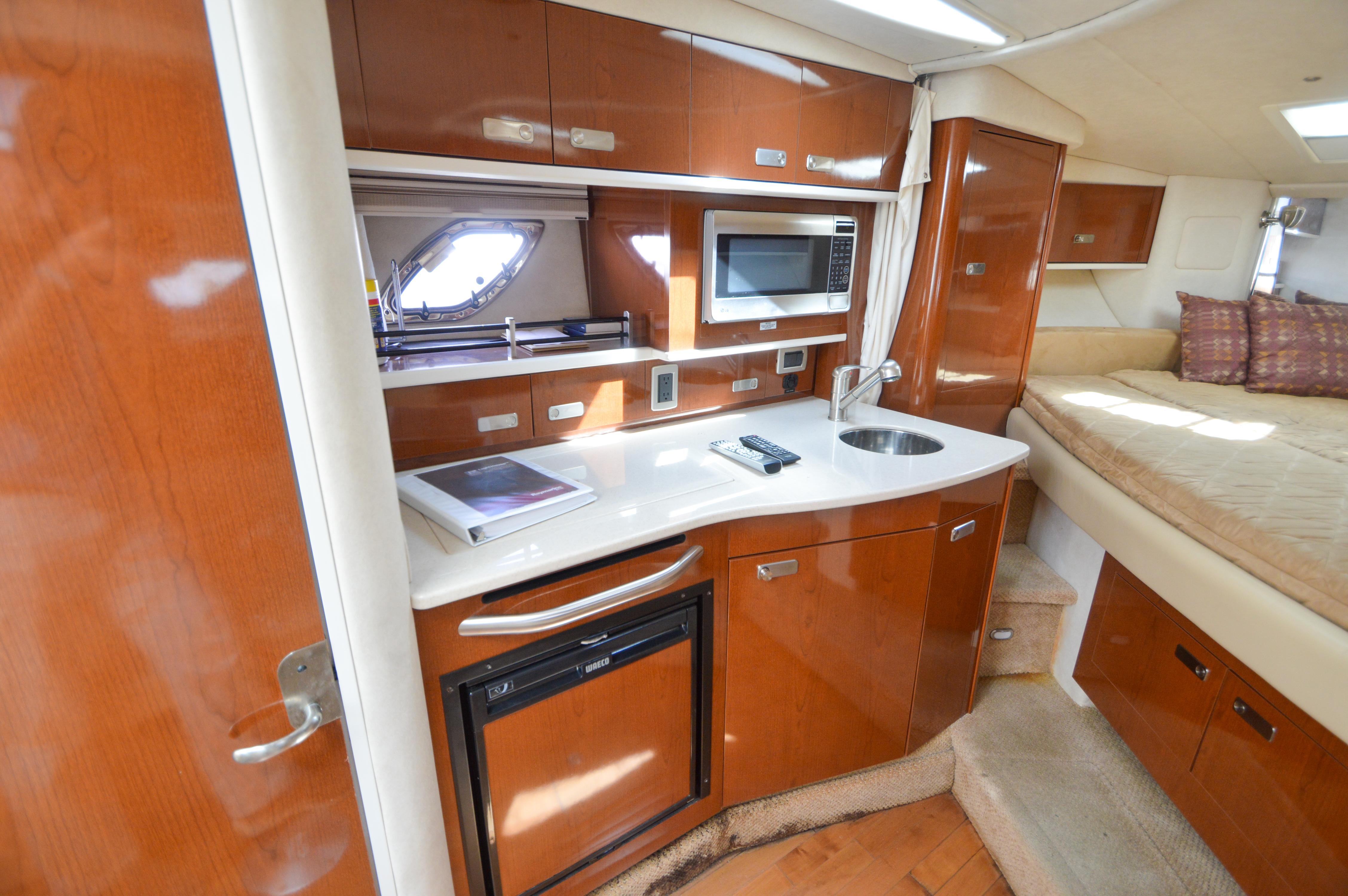 2010 Sea Ray 330 Sundancer Plane To Sea - South Jersey Yacht Sales