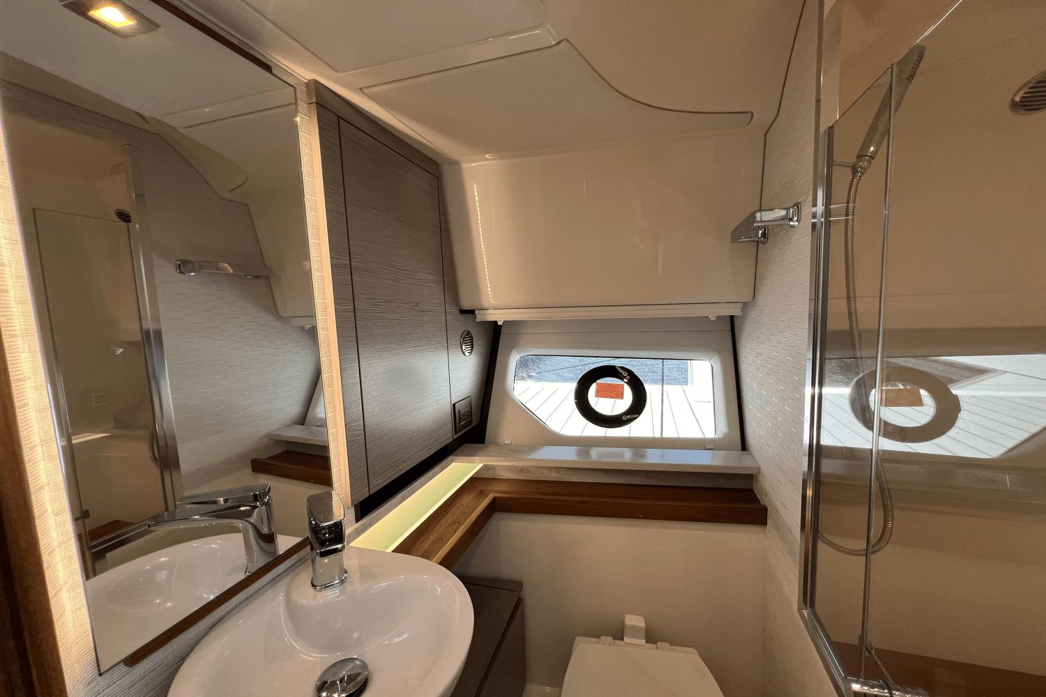 2022 Tiara Yachts 43LE - FLY Yachts