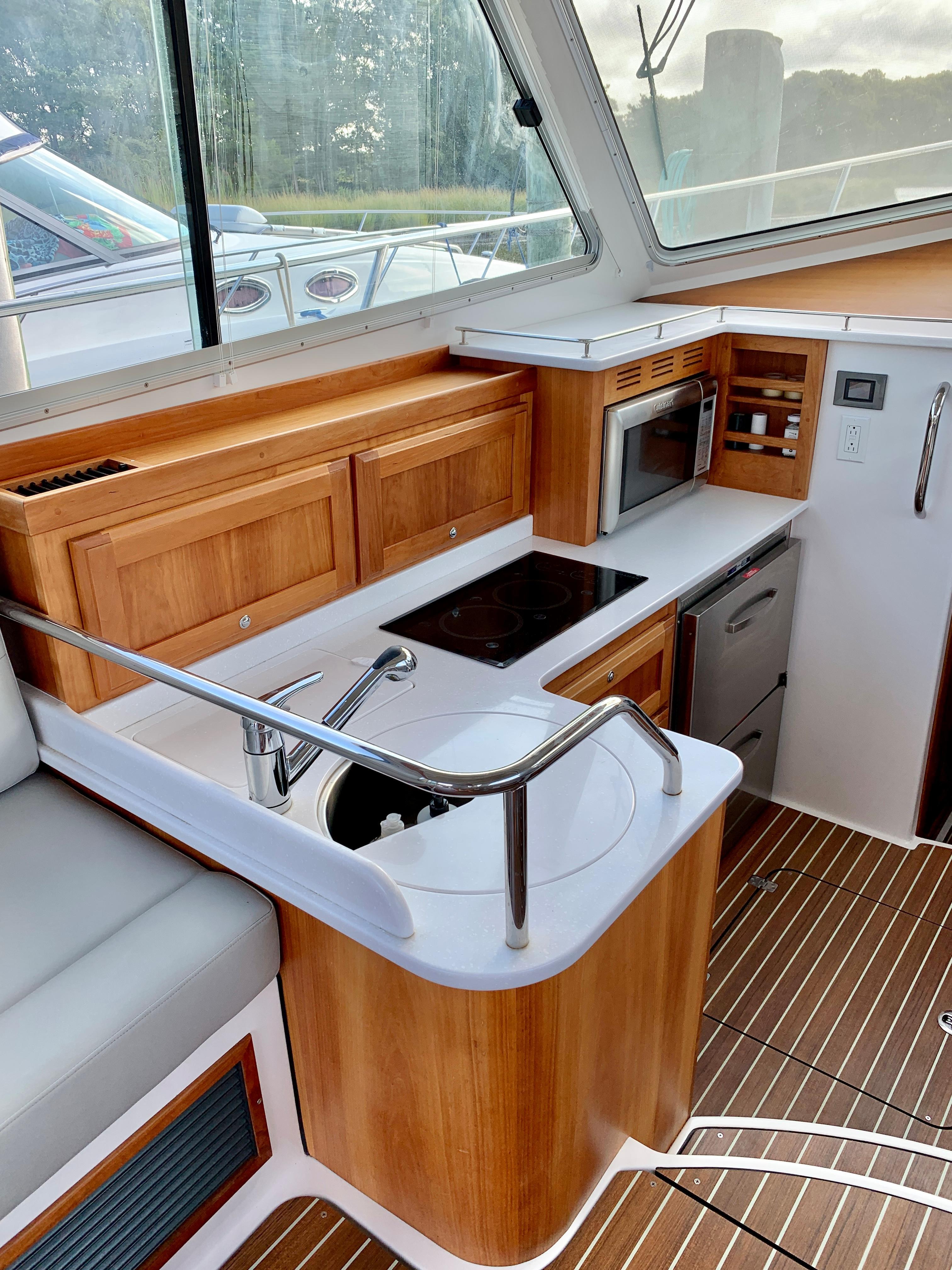 Bravo Yacht for Sale | 37 Back Cove Yachts Portsmouth, RI | Denison ...