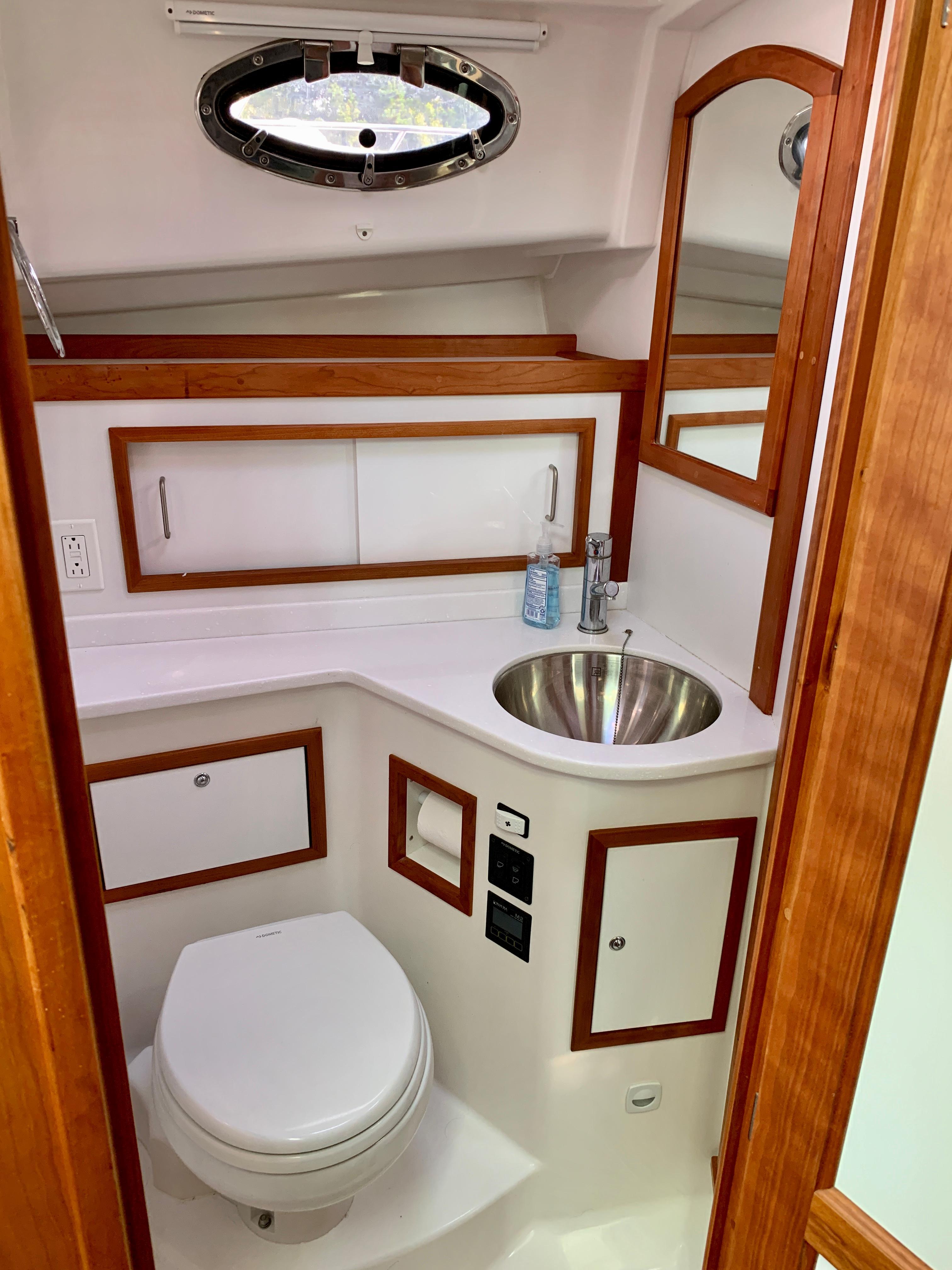 Bravo Yacht for Sale | 37 Back Cove Yachts Portsmouth, RI | Denison ...