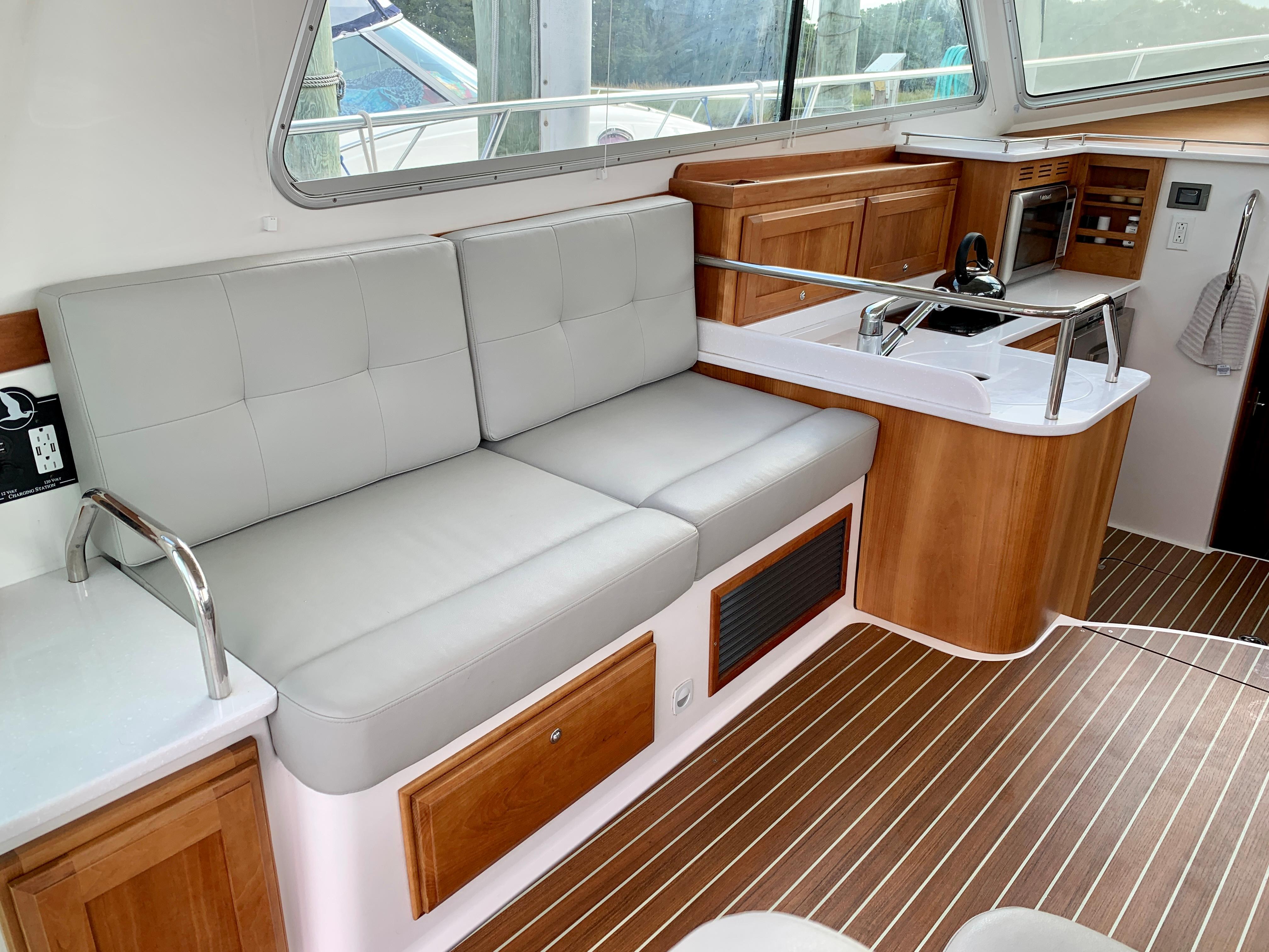 Bravo Yacht for Sale | 37 Back Cove Yachts Portsmouth, RI | Denison ...