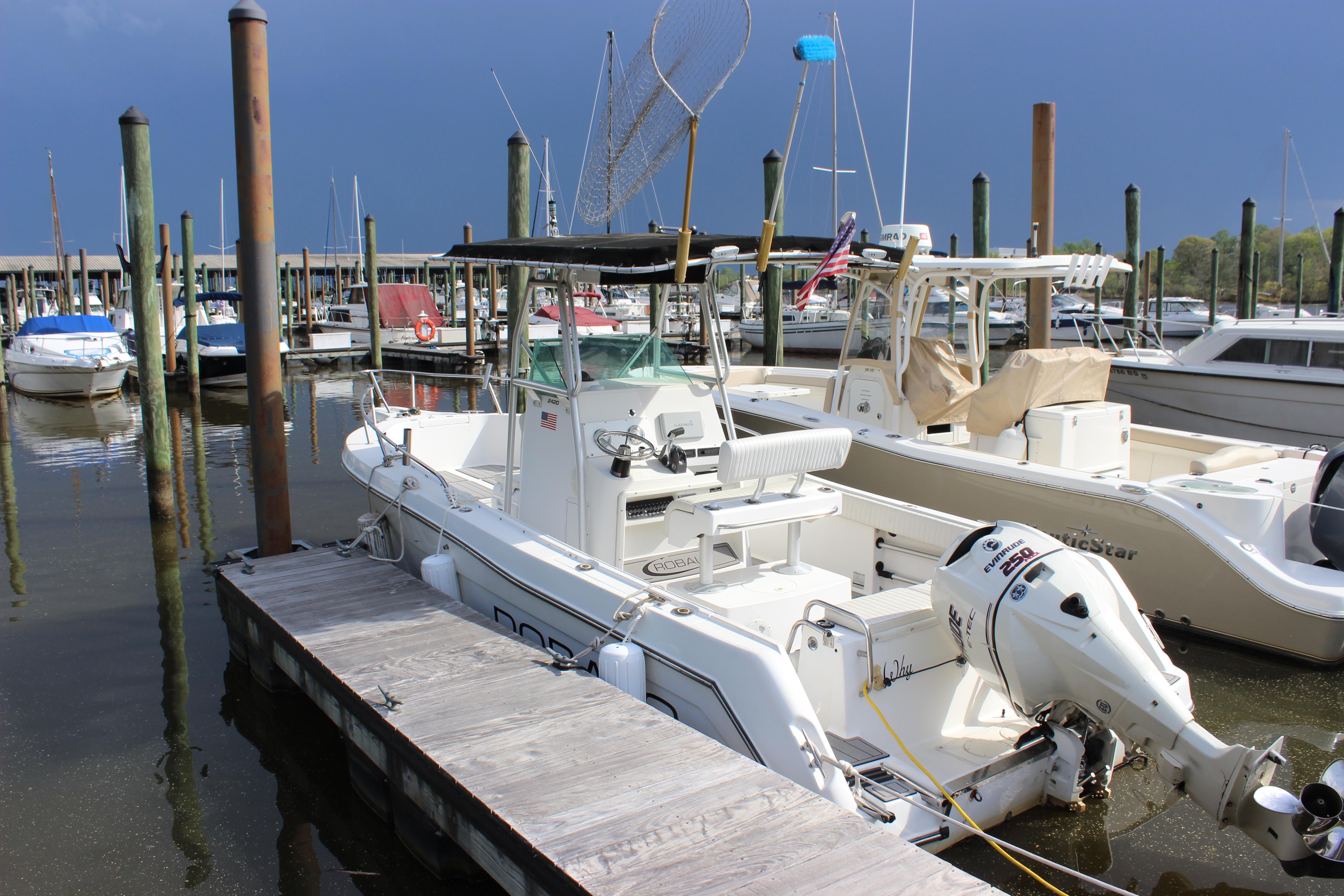1999 Robalo 2420 Center Console | Dominion Yachts