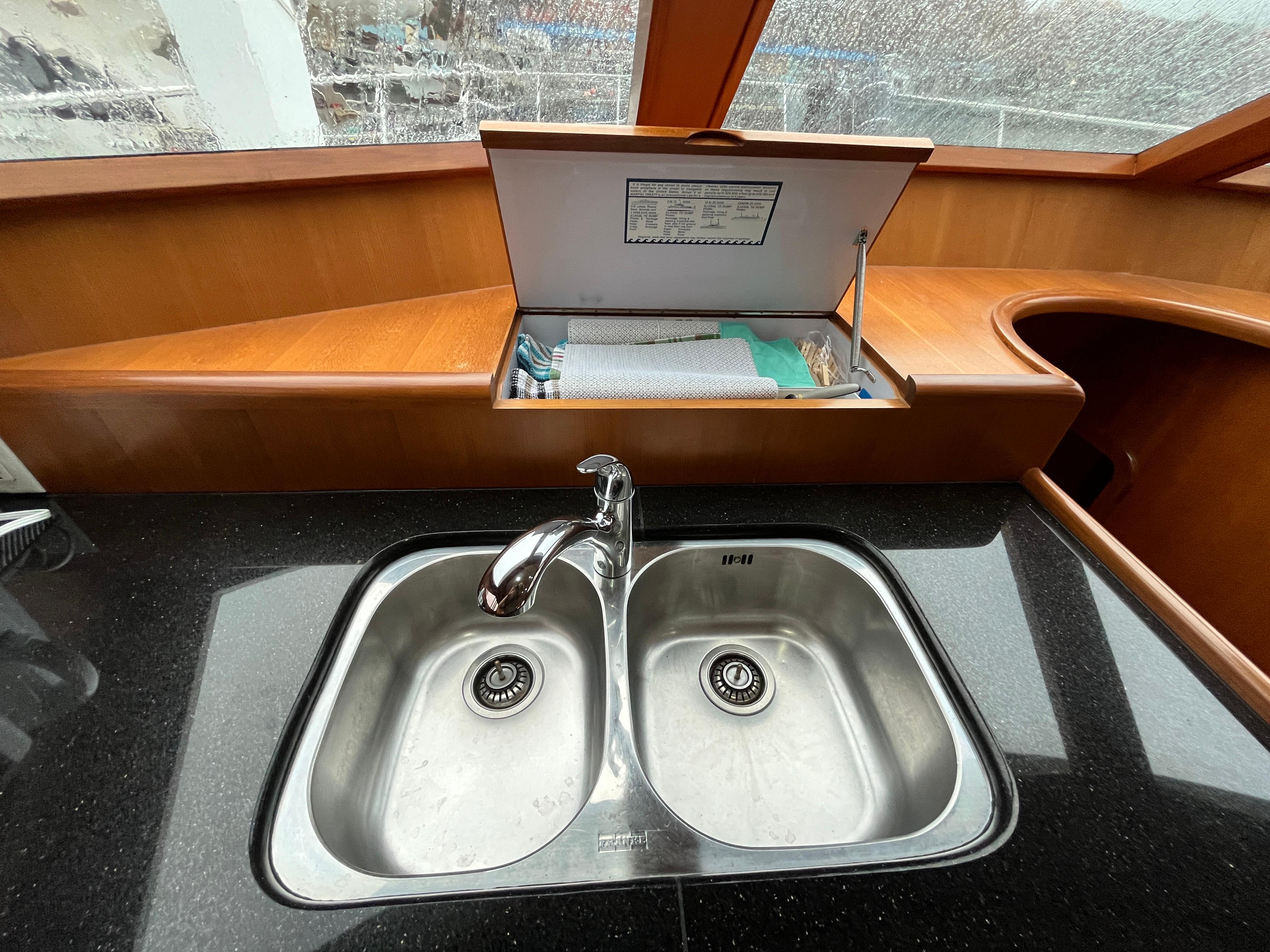 Yacht for Sale | 52 Ocean Alexander Yachts Vancouver, Canada | Denison ...