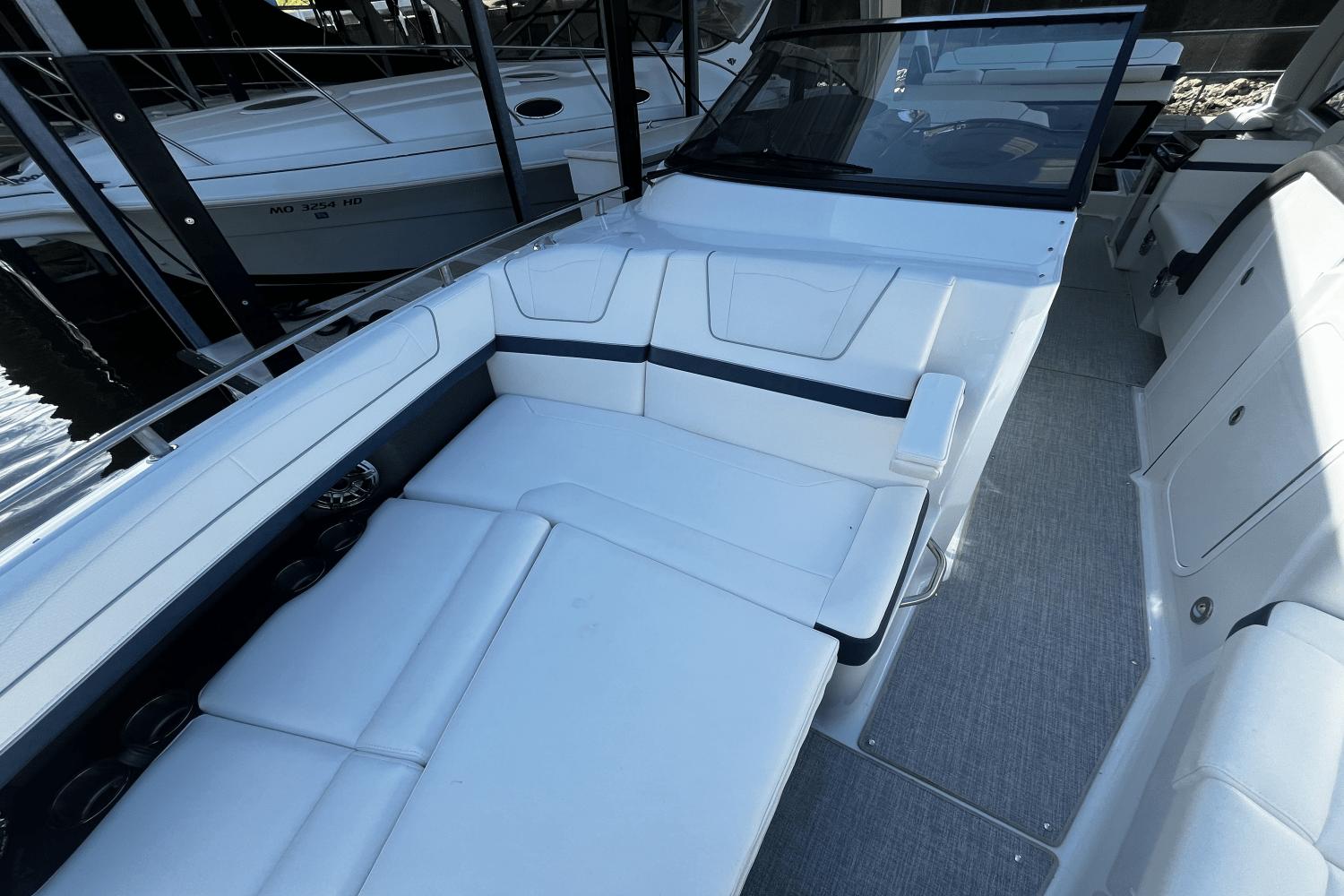 Yacht for Sale | 35 Formula Yachts Lake Ozark, MO | Denison Yacht Sales