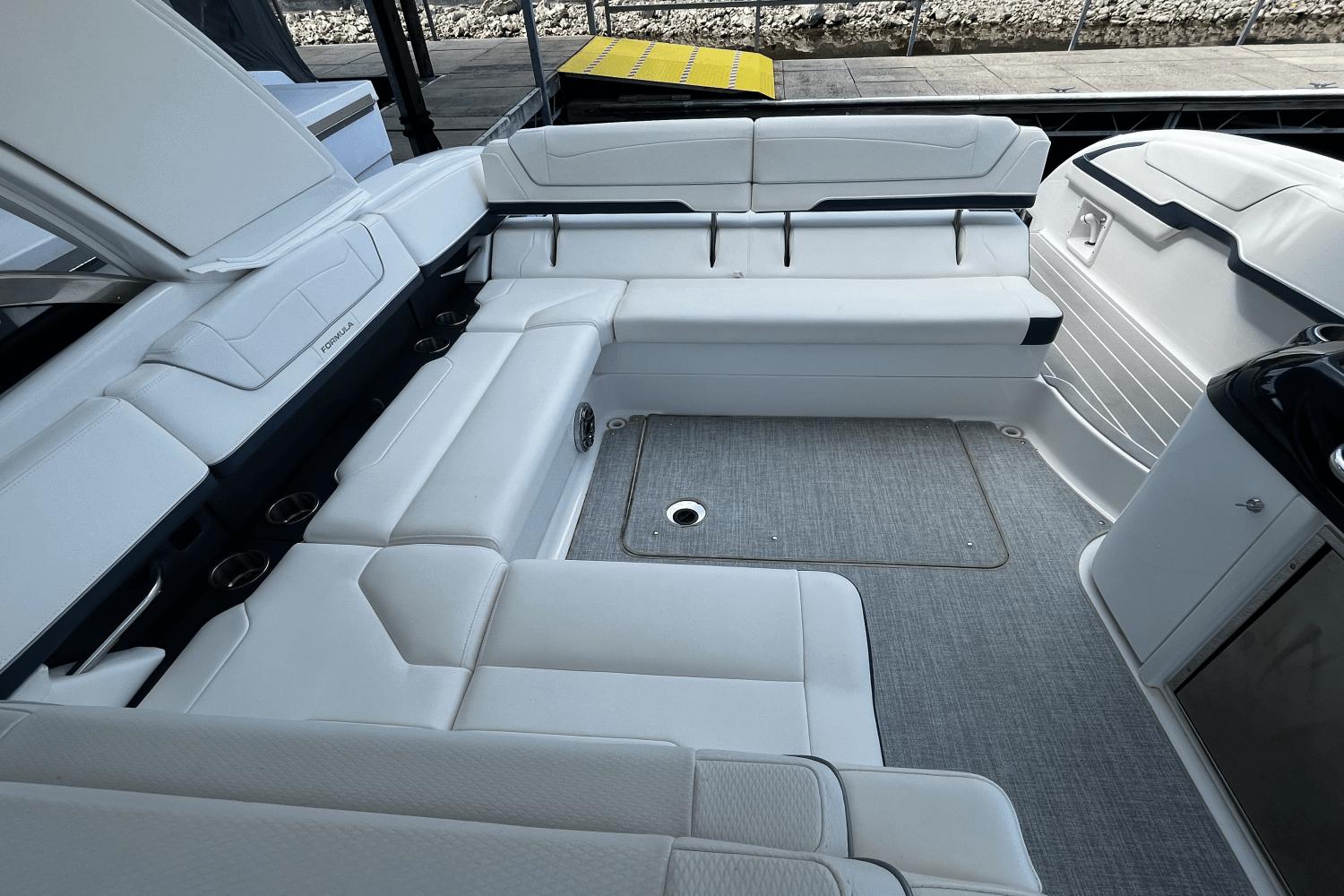 Yacht for Sale | 35 Formula Yachts Lake Ozark, MO | Denison Yacht Sales