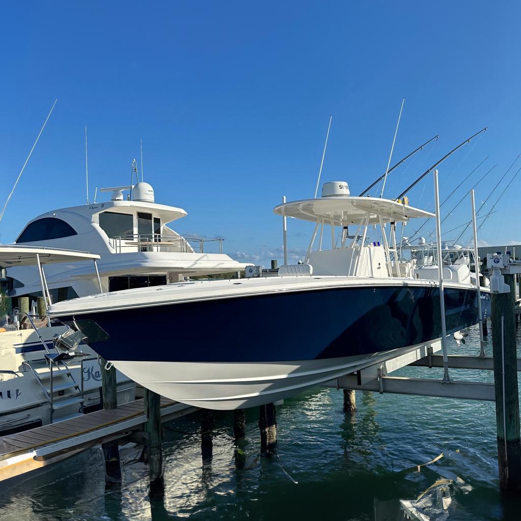 2006 Island Runner 35 - Florida Yachts International