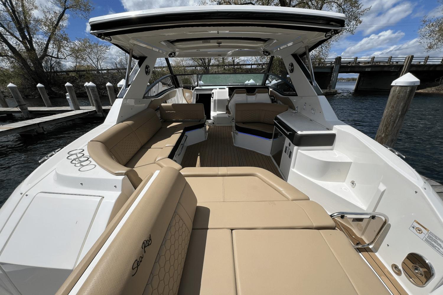 Yacht for Sale | 32 Sea Ray Yachts Excelsior, MN | Denison Yacht Sales