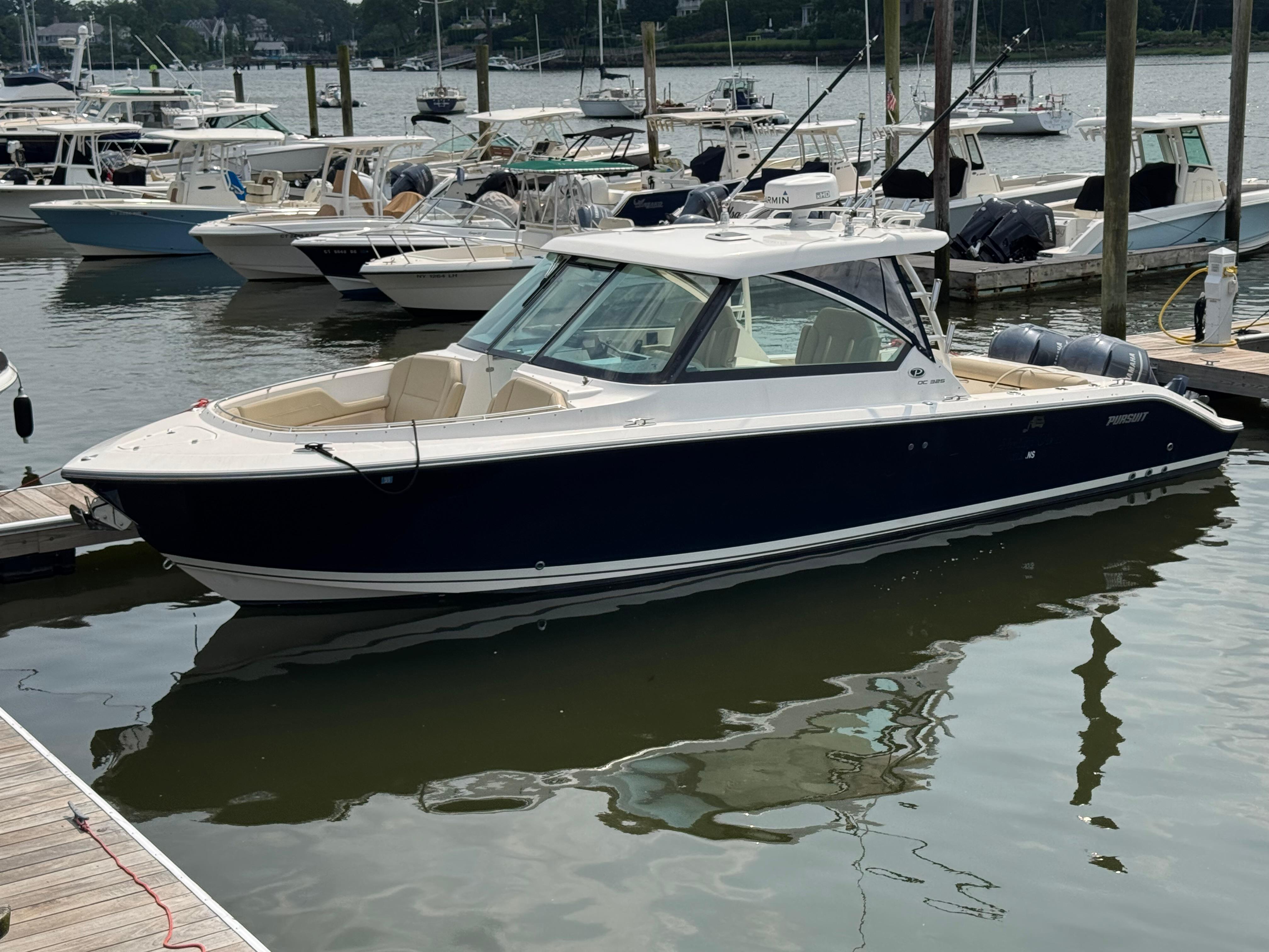 2018 Pursuit DC 325 Dual Console Norwalk, Connecticut - All Seasons ...