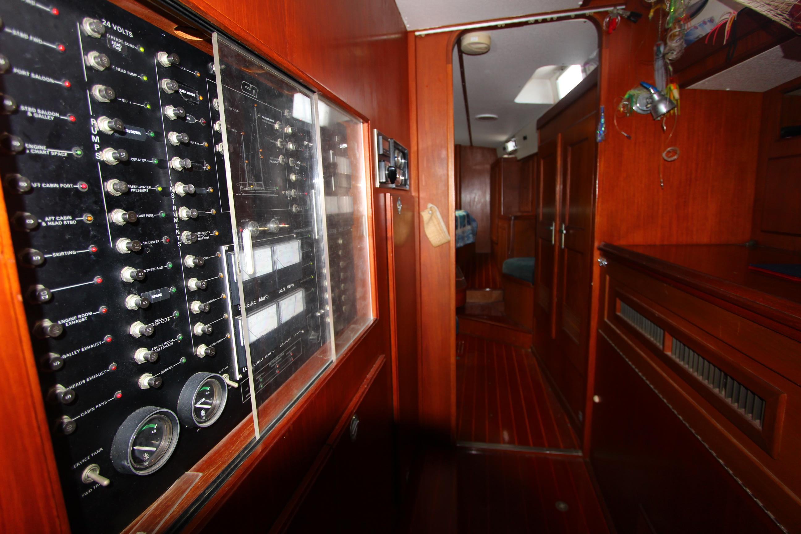 Roxy Yacht for Sale | 58 Camper & Nicholsons Yachts Cruising Eastern Caribbean, Antigua and ...