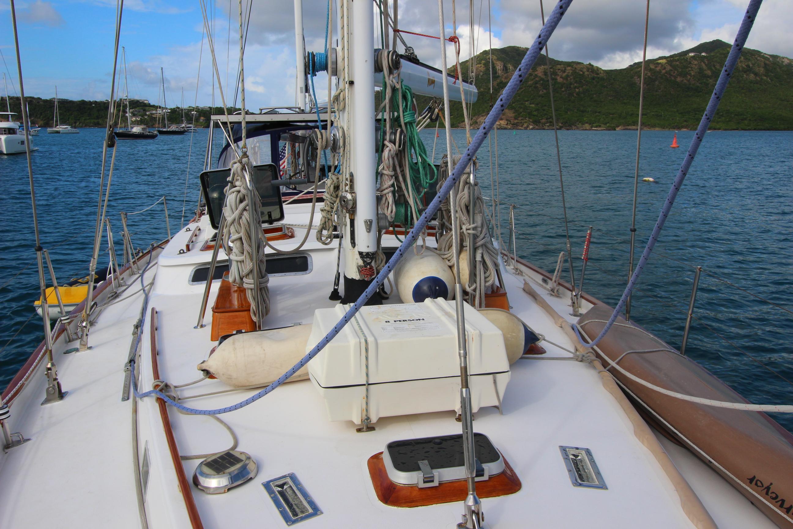 Roxy Yacht for Sale | 58 Camper & Nicholsons Yachts Cruising Eastern Caribbean, Antigua and ...