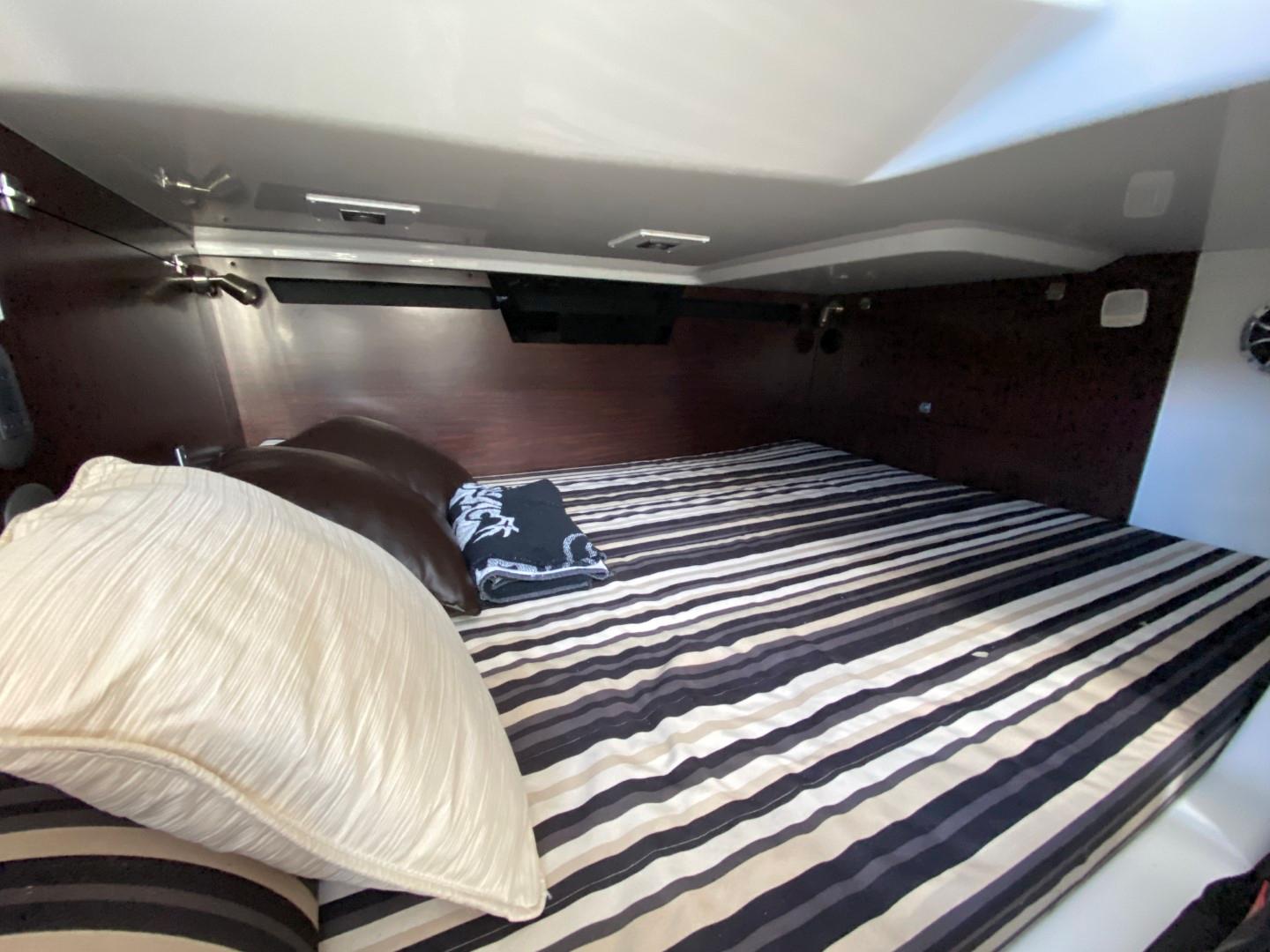 Neff Yacht Sales / Used 37 foot Monterey 378SE Power