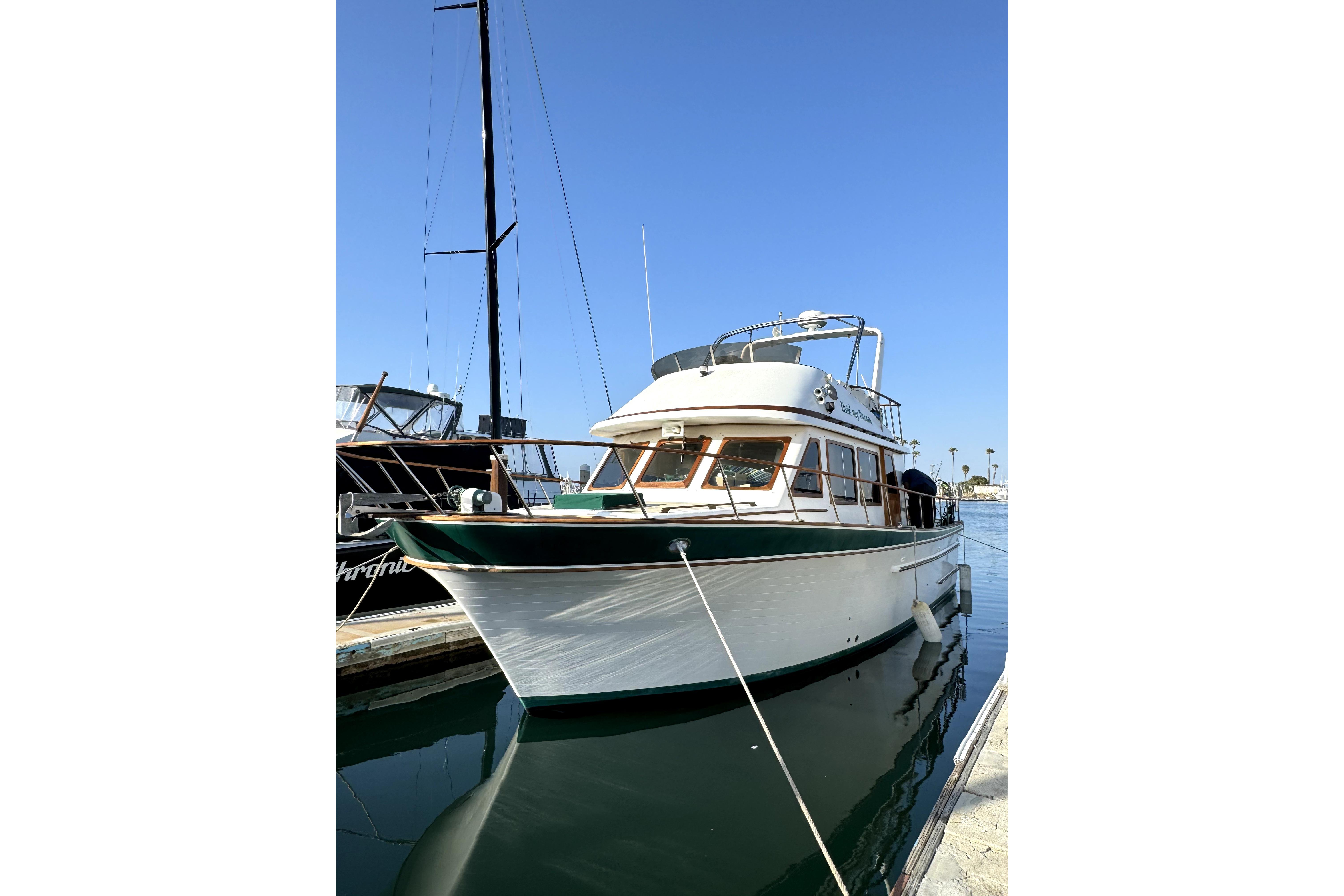 1985 PT PT 38 Aft Cabin Livin' My Dream - Florida Yachts International