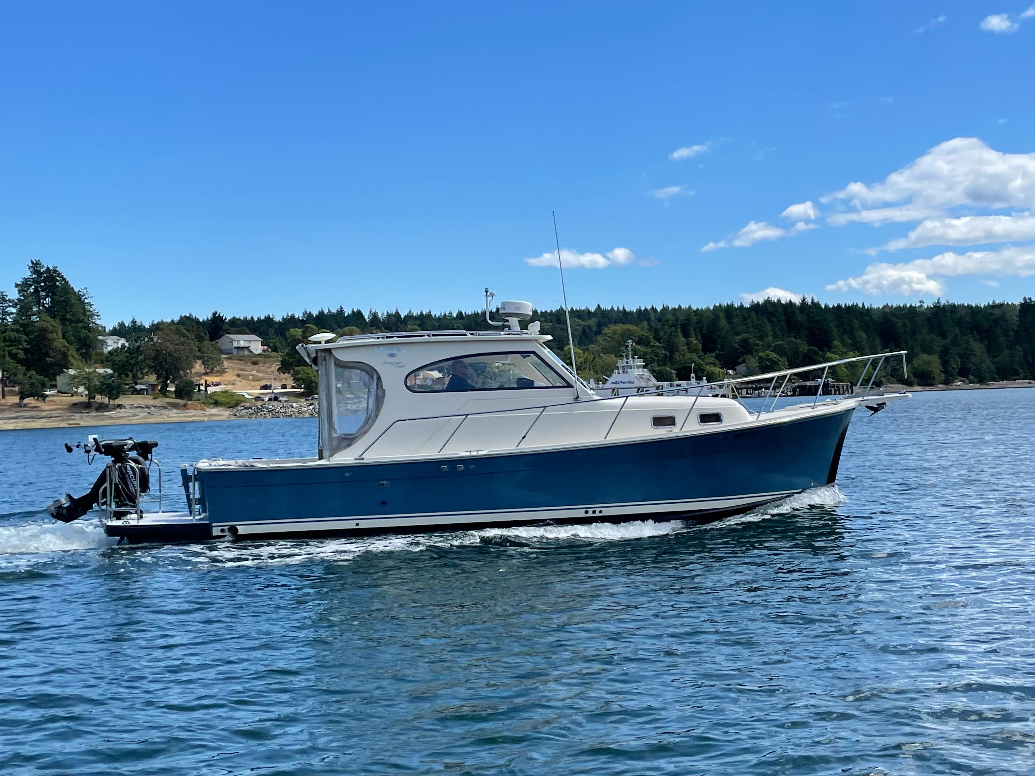 Mainship Pilot Sedan 30-11 2006 in Vancouver, BC | Offered by Grand Yachts