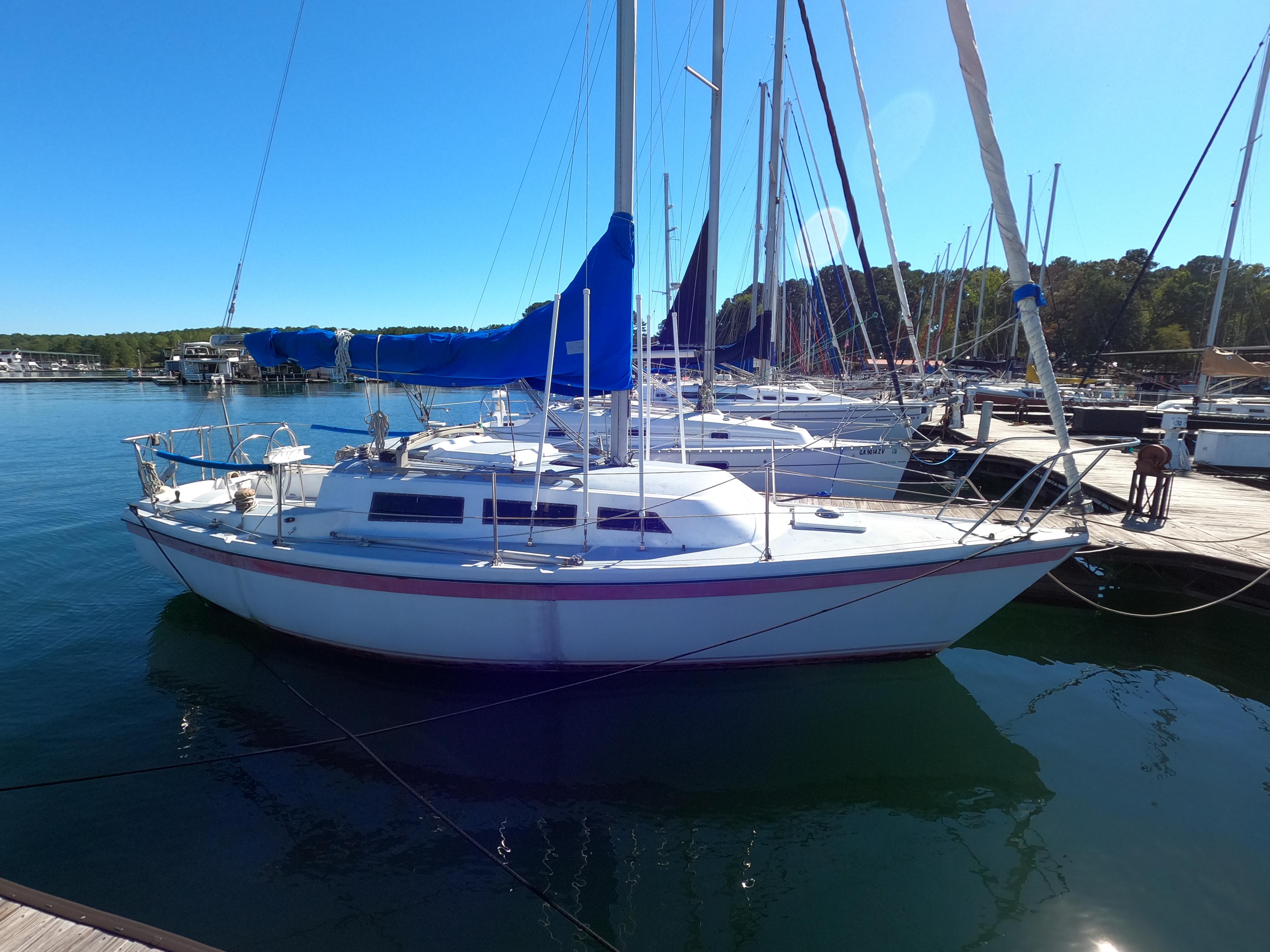 1985 Helms 27 Buford, Georgia - Snug Harbor Boats