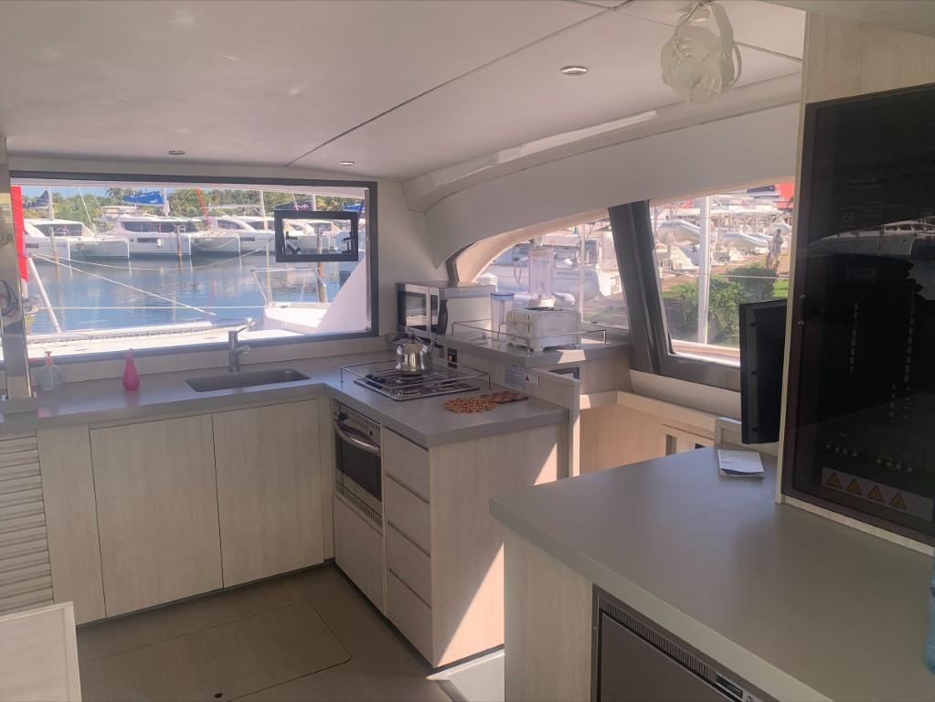 Leopard 40 Sailing Catamaran Knot Appropriate for sale | Leopard Brokerage