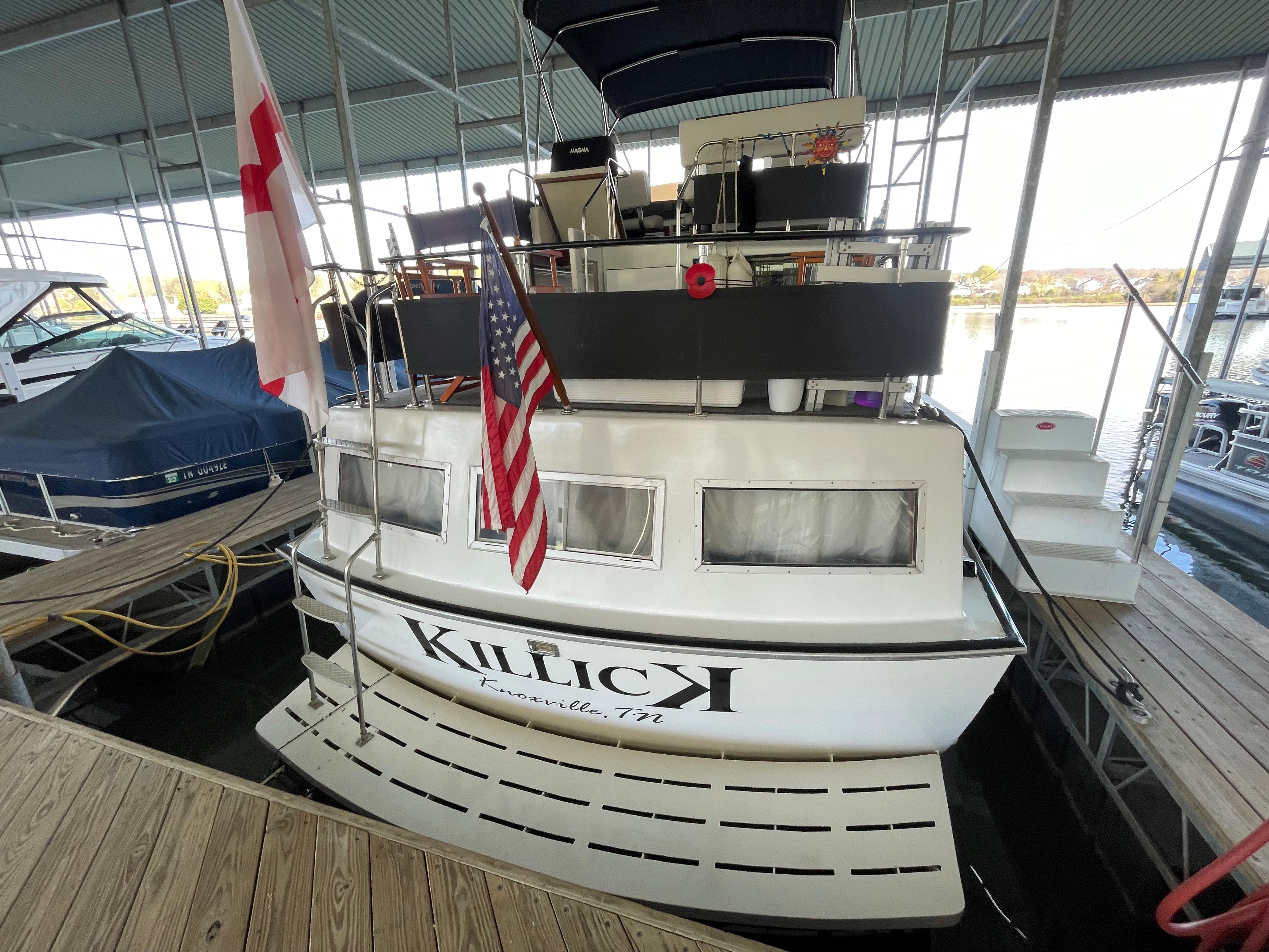 1977 Marinette 37 Double Cabin | Yachts360