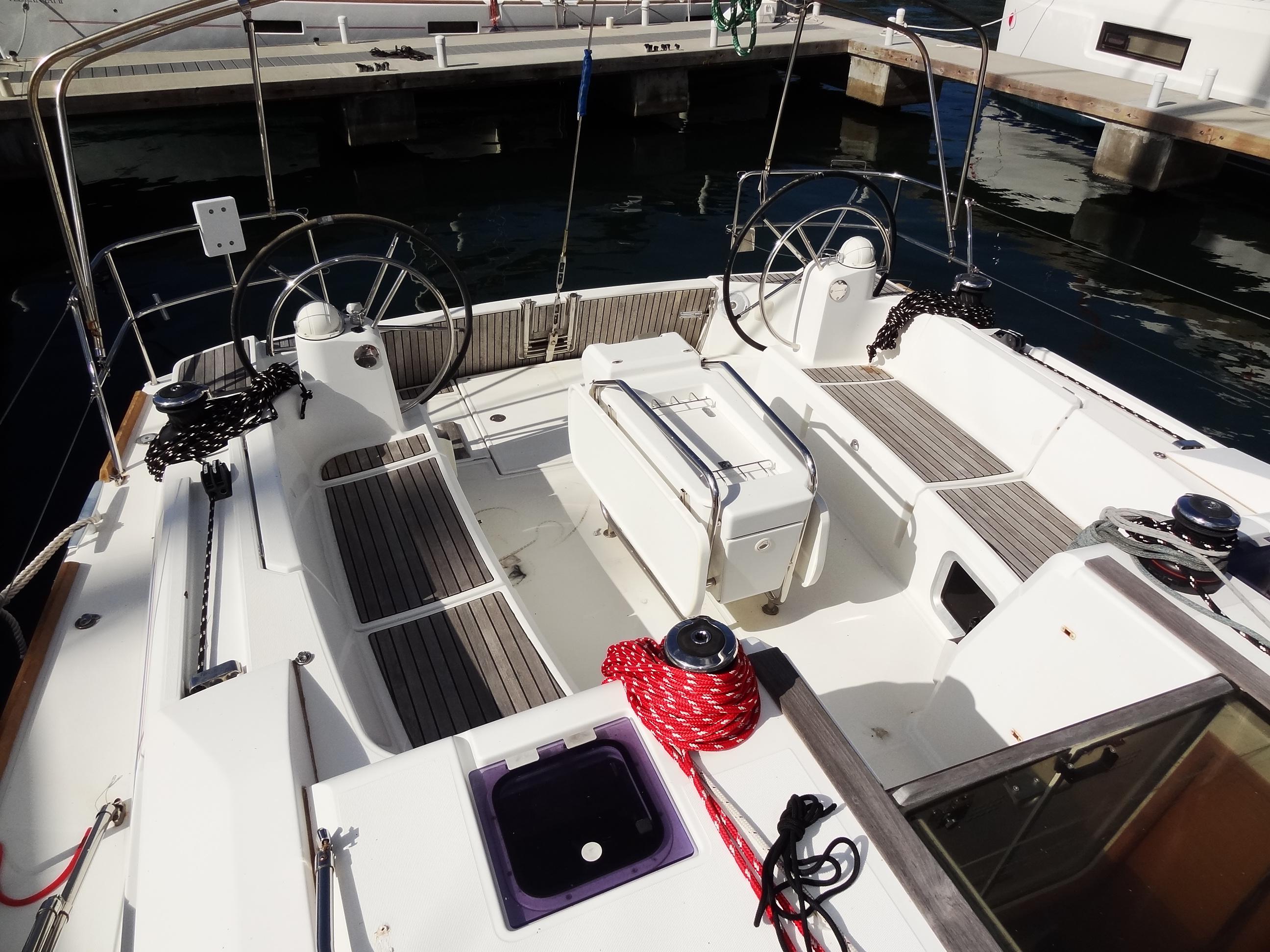 Jeanneau Sun Odyssey 519 Sailing Monohull for sale | The Moorings Yacht ...