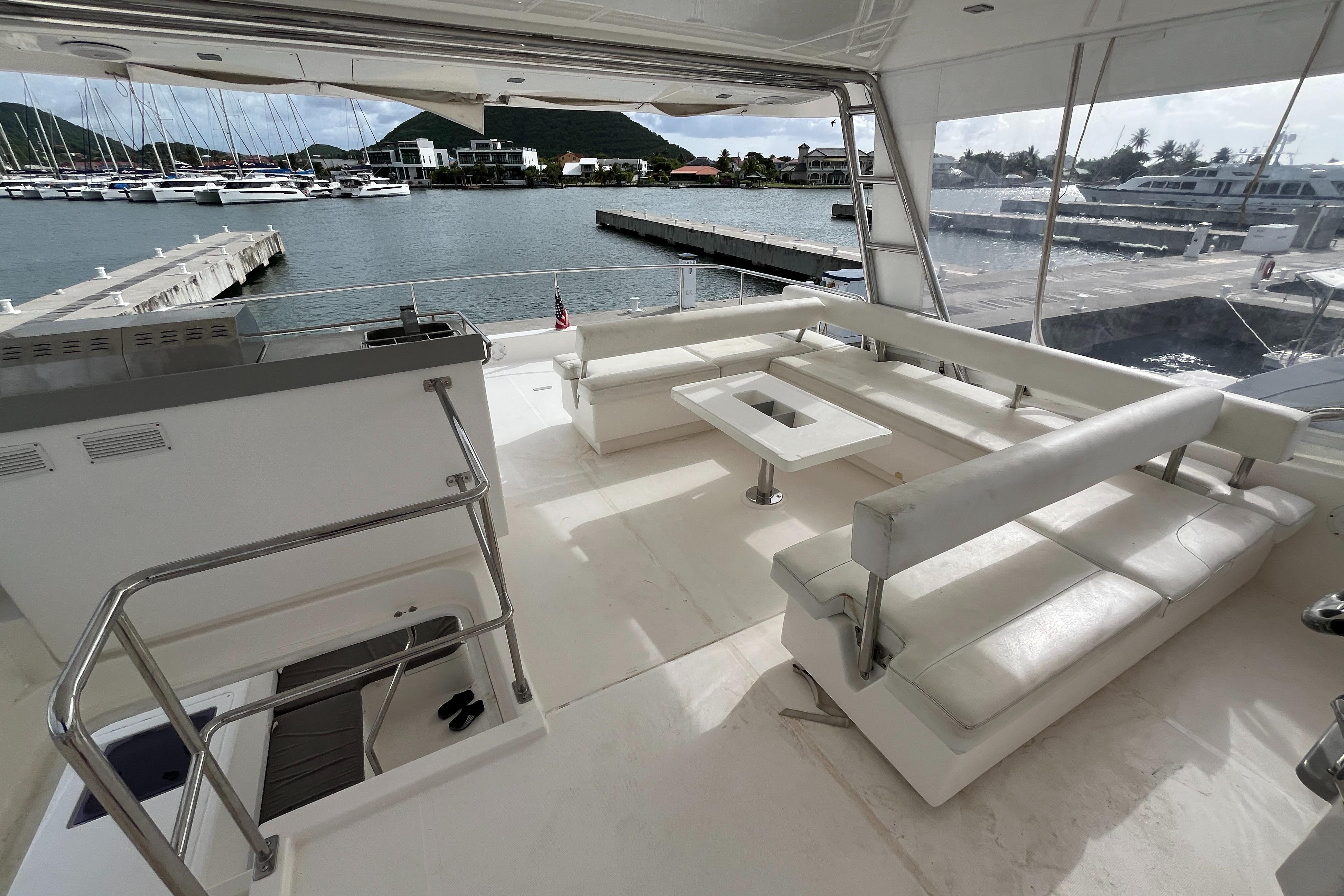Leopard 51 Powercat Power Catamaran for sale | The Moorings Yacht Brokerage