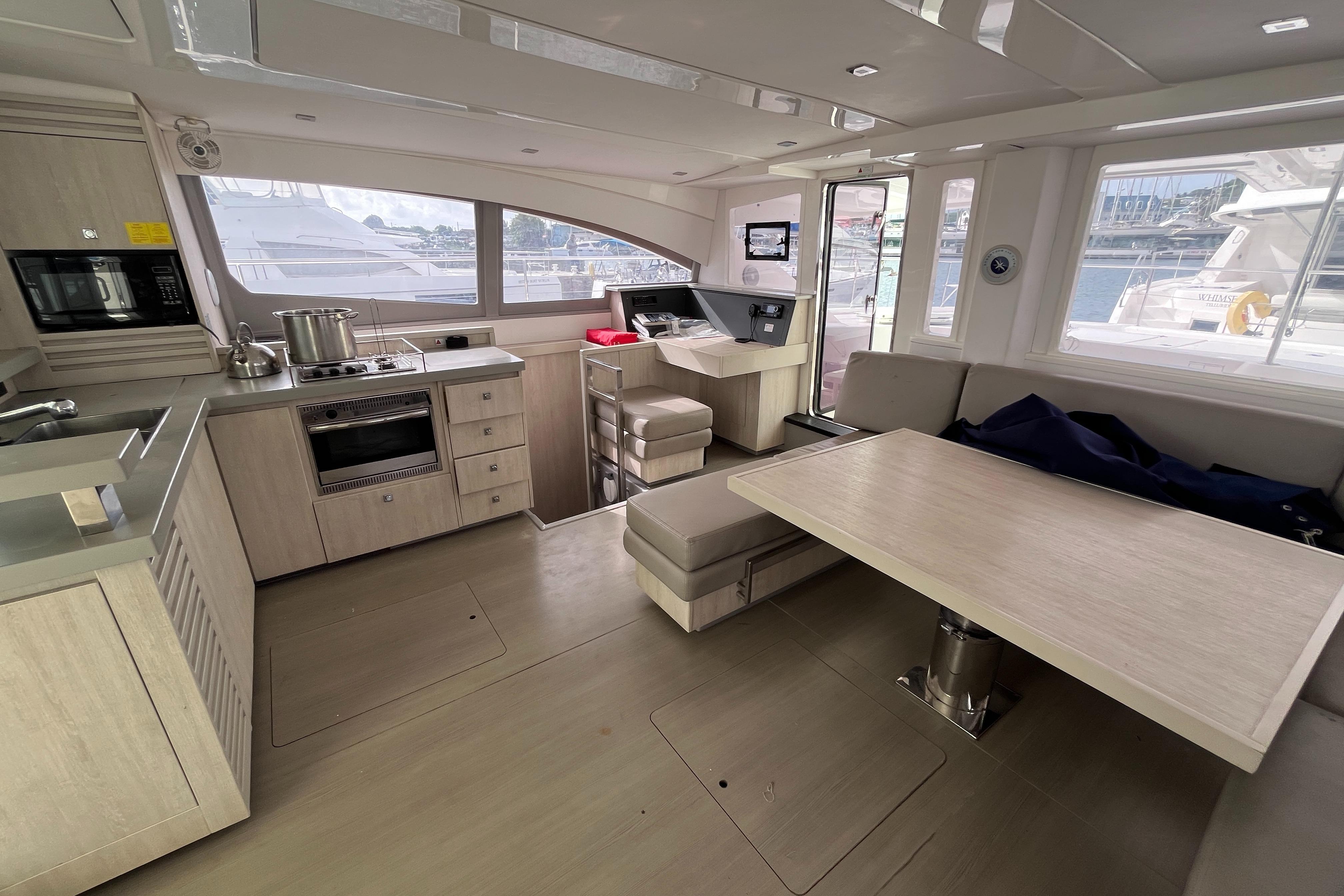 Leopard 51 Powercat Power Catamaran for sale | The Moorings Yacht Brokerage