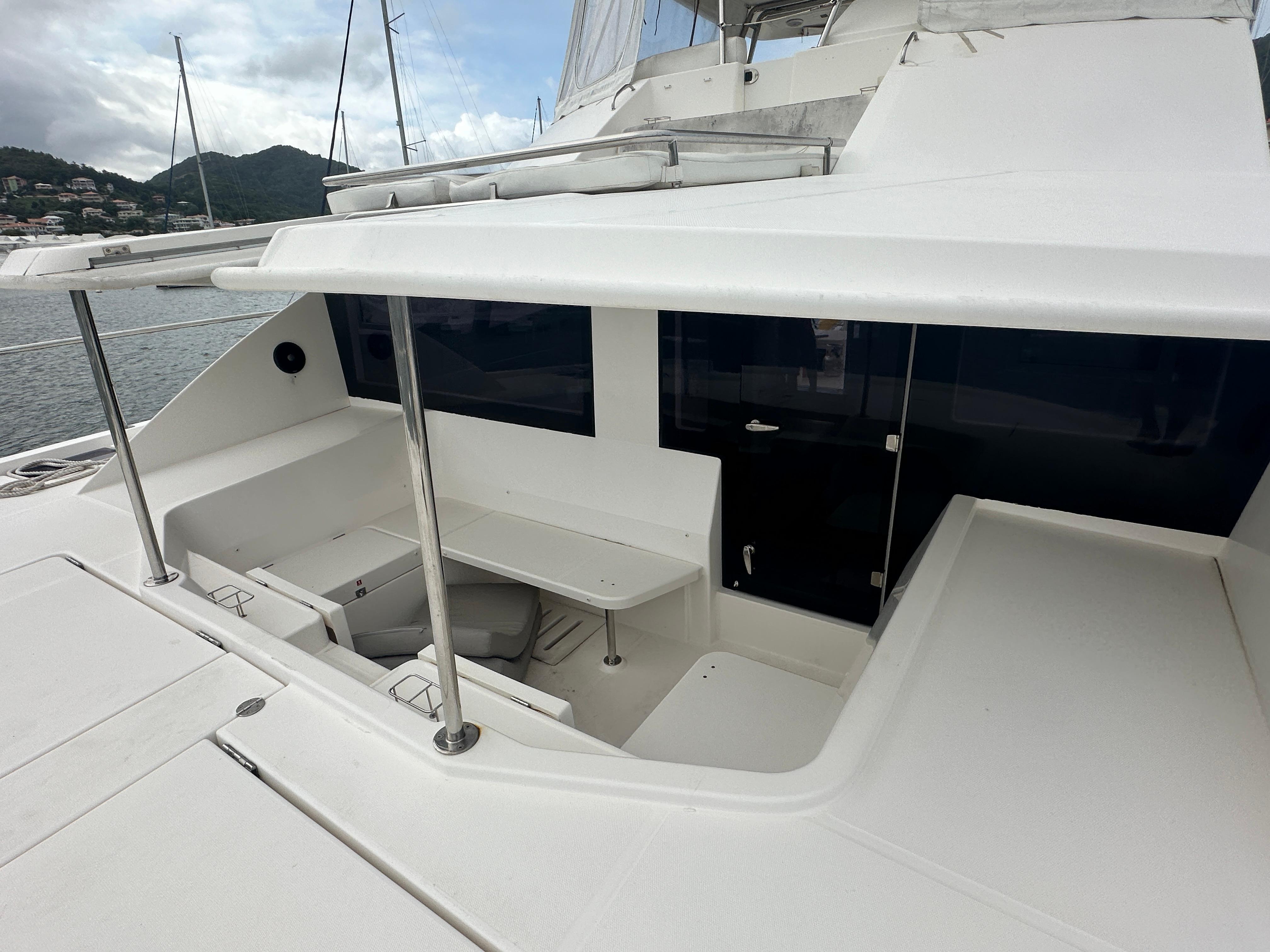 Leopard 51 Powercat Power Catamaran for sale | The Moorings Yacht Brokerage