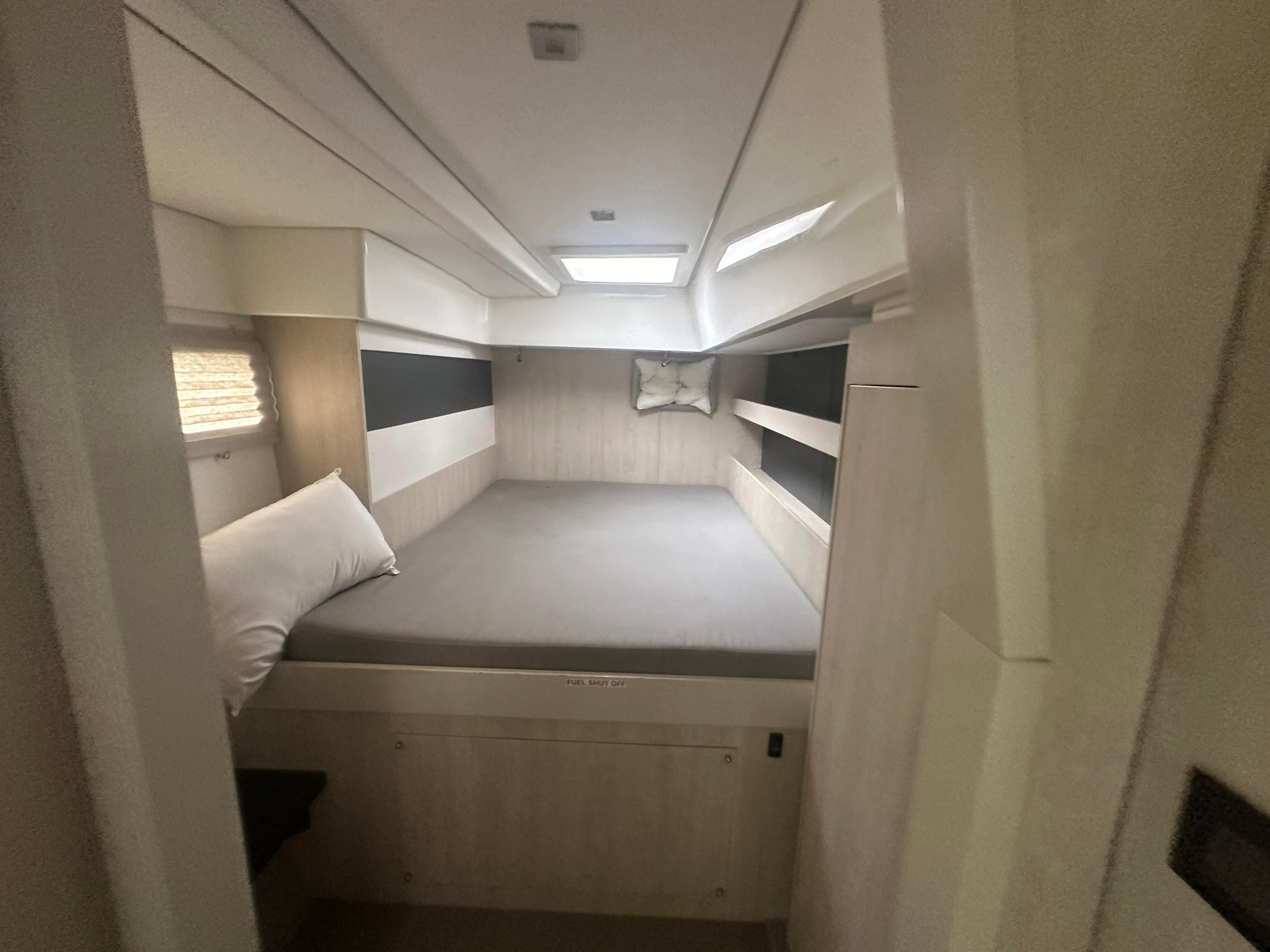 Leopard 51 Powercat Power Catamaran for sale | The Moorings Yacht Brokerage