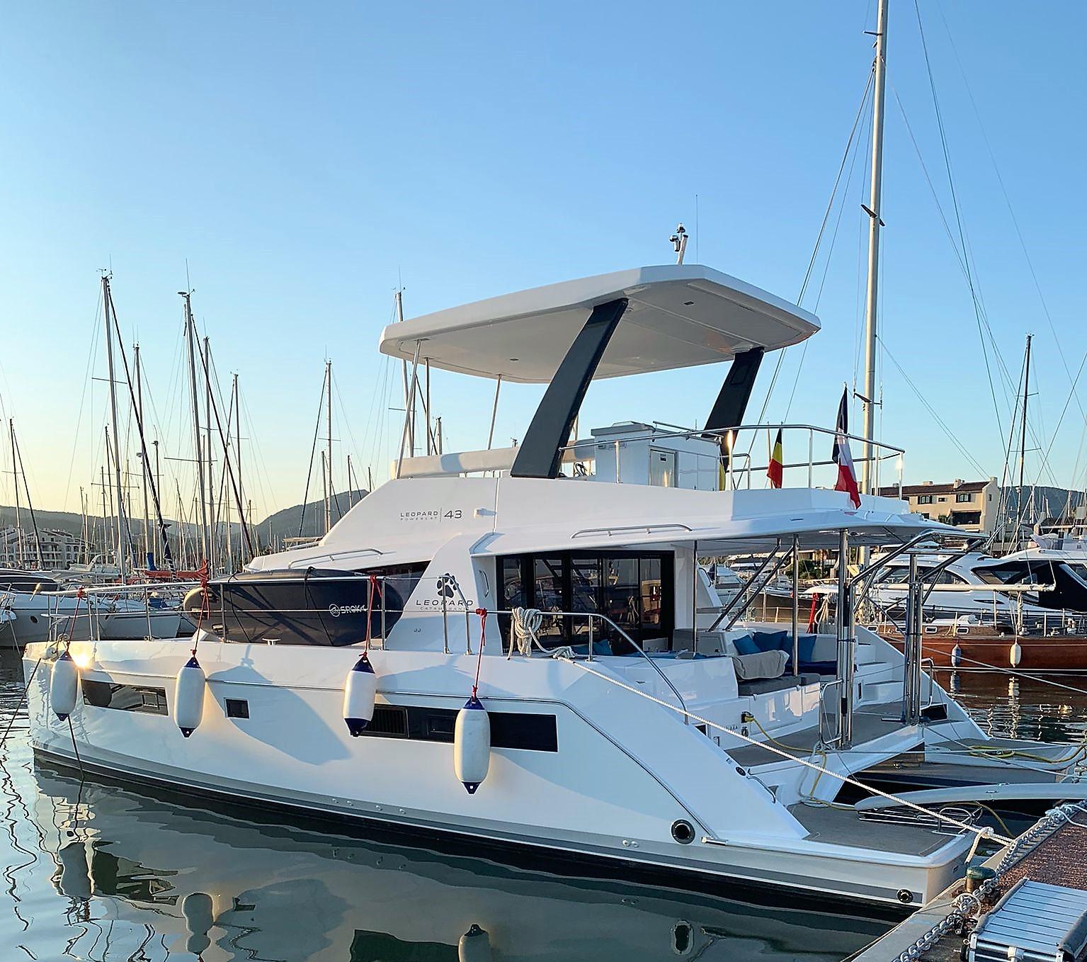 Leopard 43 Powercat Power Catamaran Pauline for sale | Leopard Brokerage