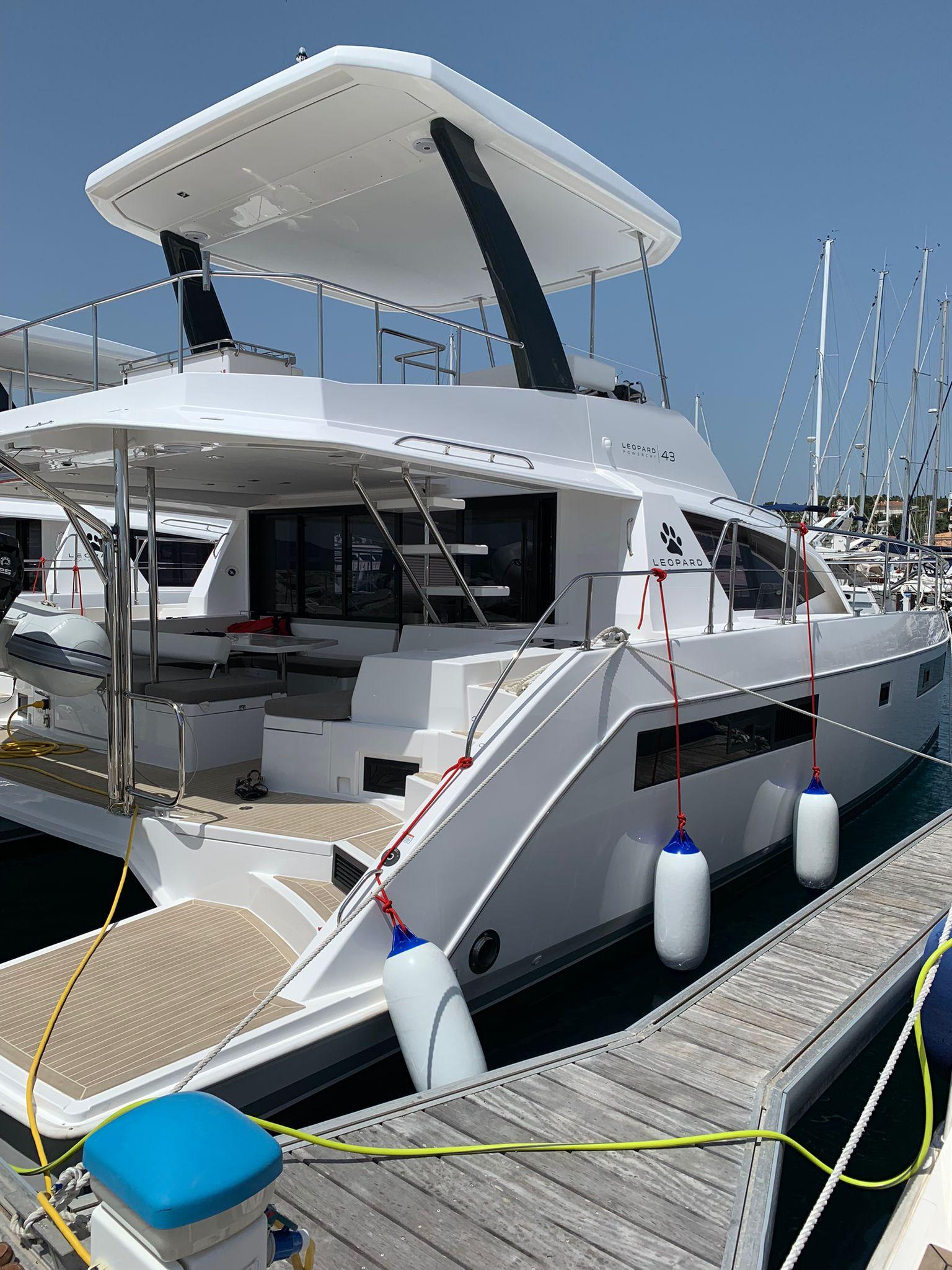 Leopard 43 Powercat Power Catamaran Pauline for sale | Leopard Brokerage