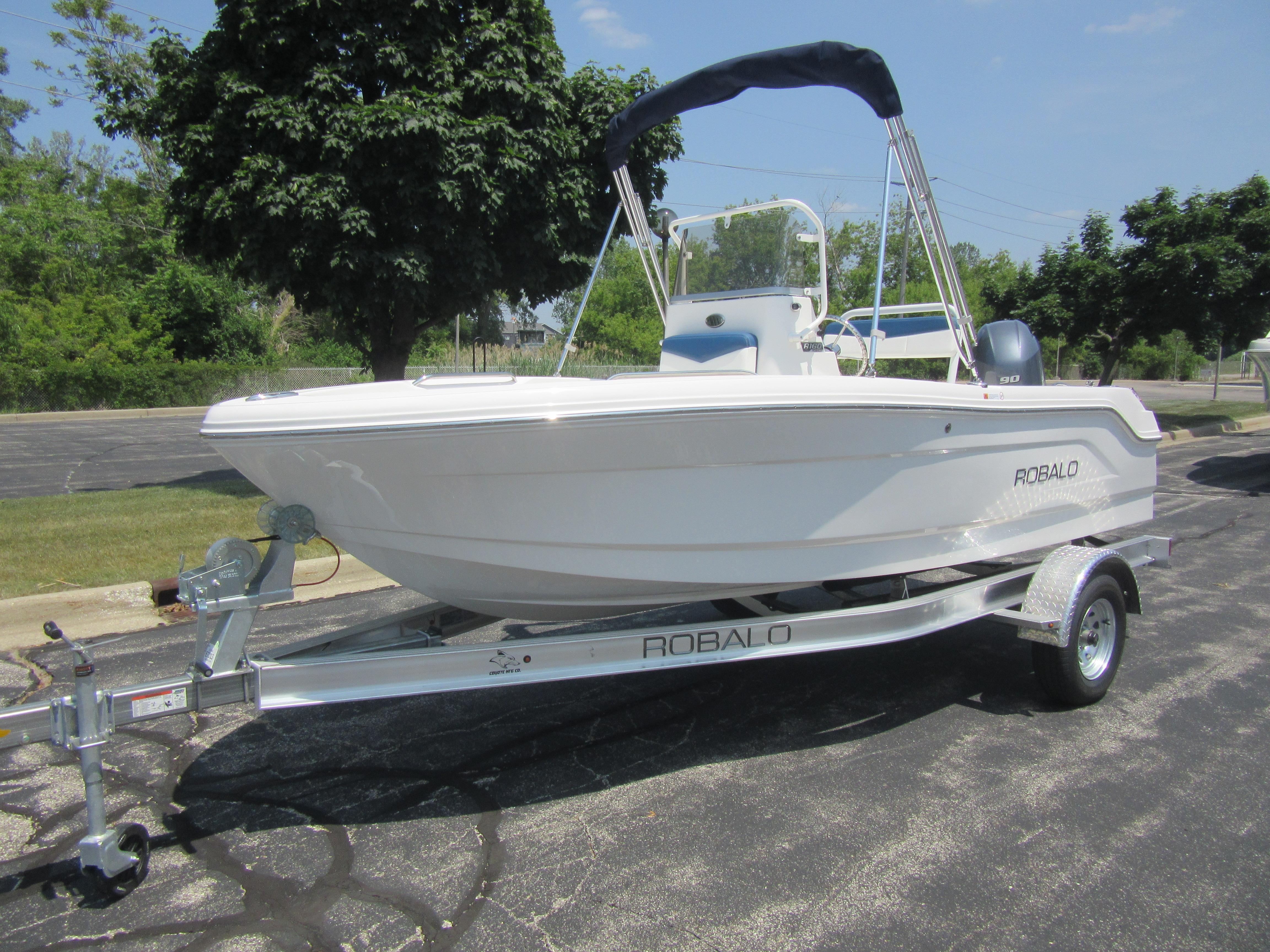 2025 Robalo R160 Center Console Saint Joseph, Michigan - Pier 33