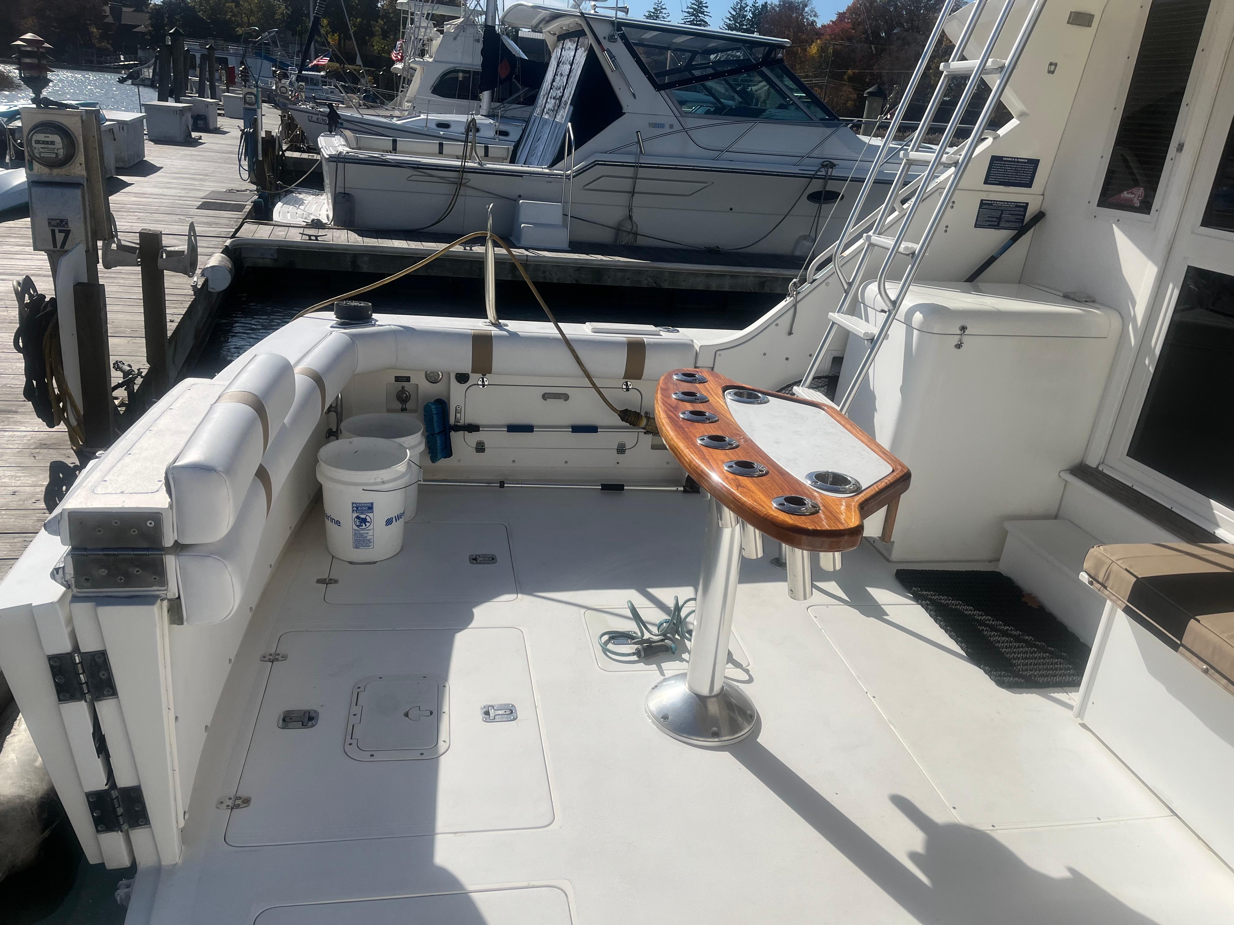 1993 Bertram 37 Convertible - Florida Yachts International