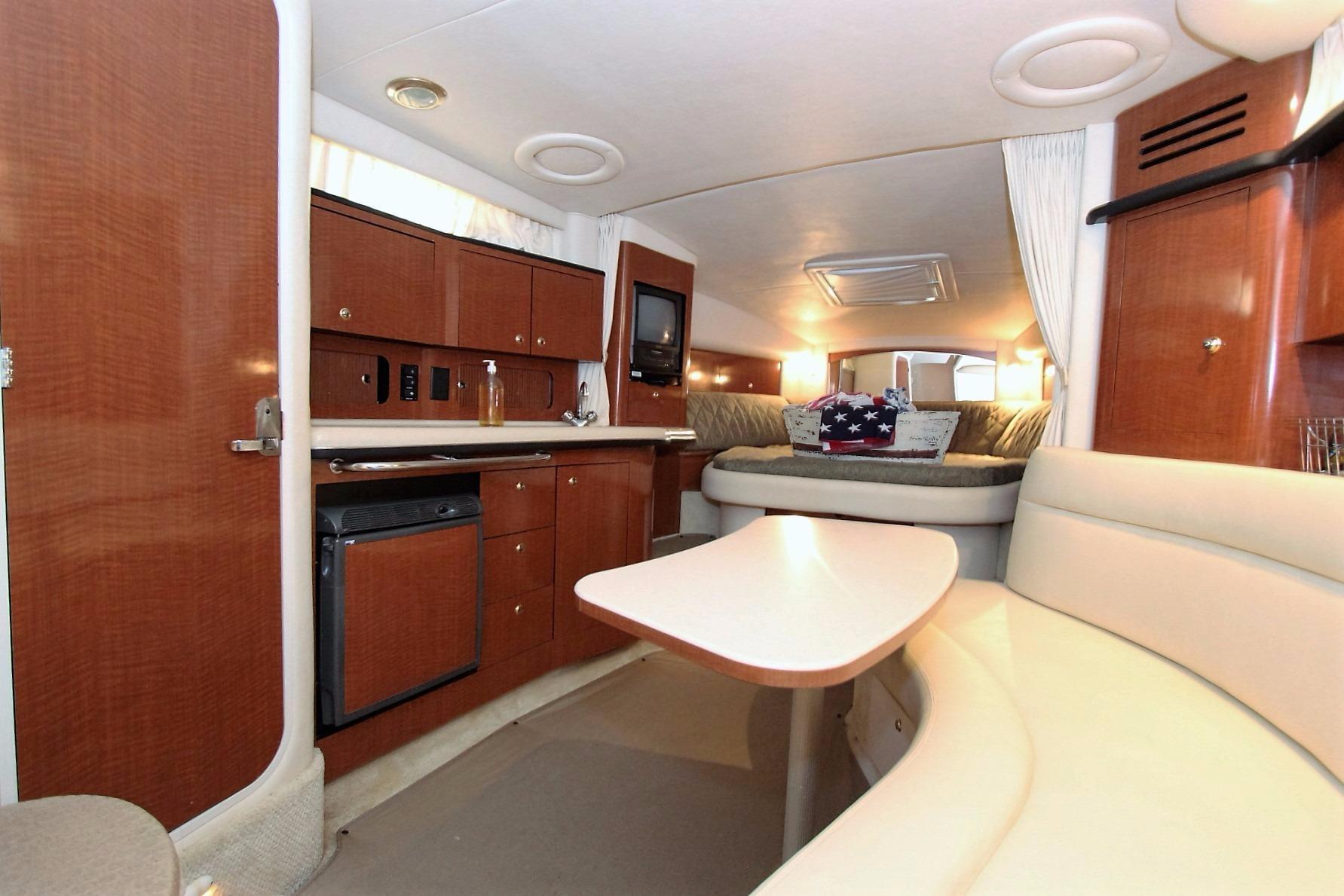 2003 Sea Ray 320 Sundancer | Yachts360