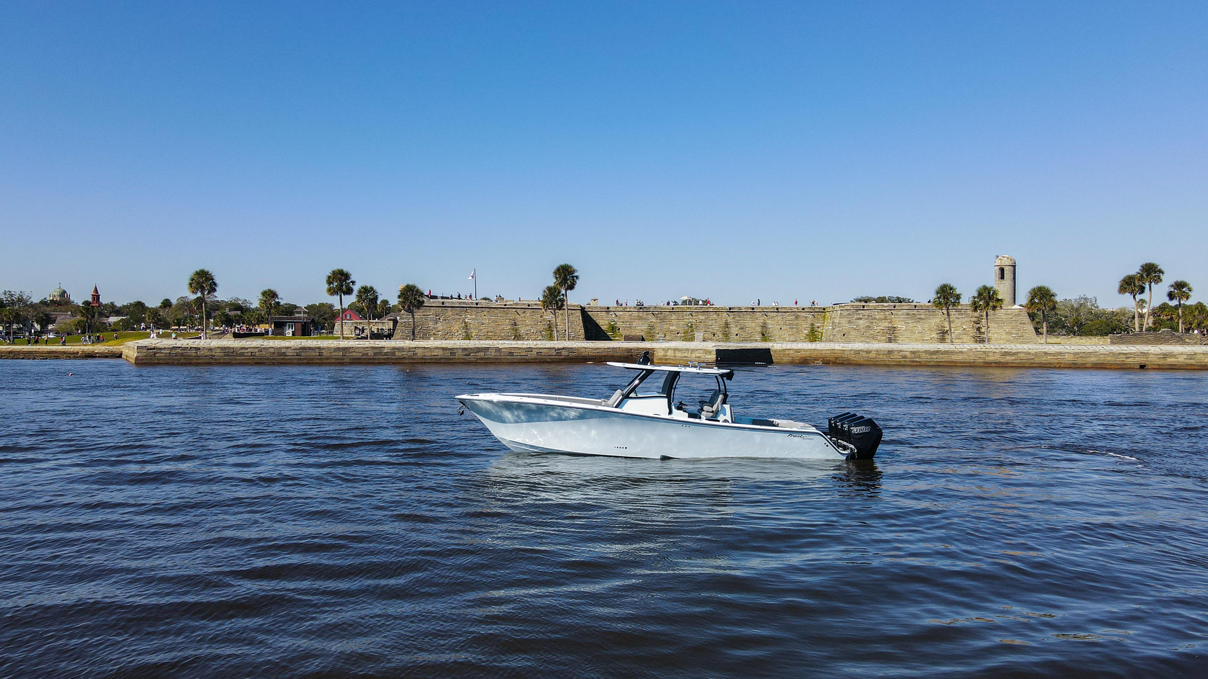 2026 Front Runner 39 Center Console 2026 39' FRONT RUNNER 39 CENTER ...