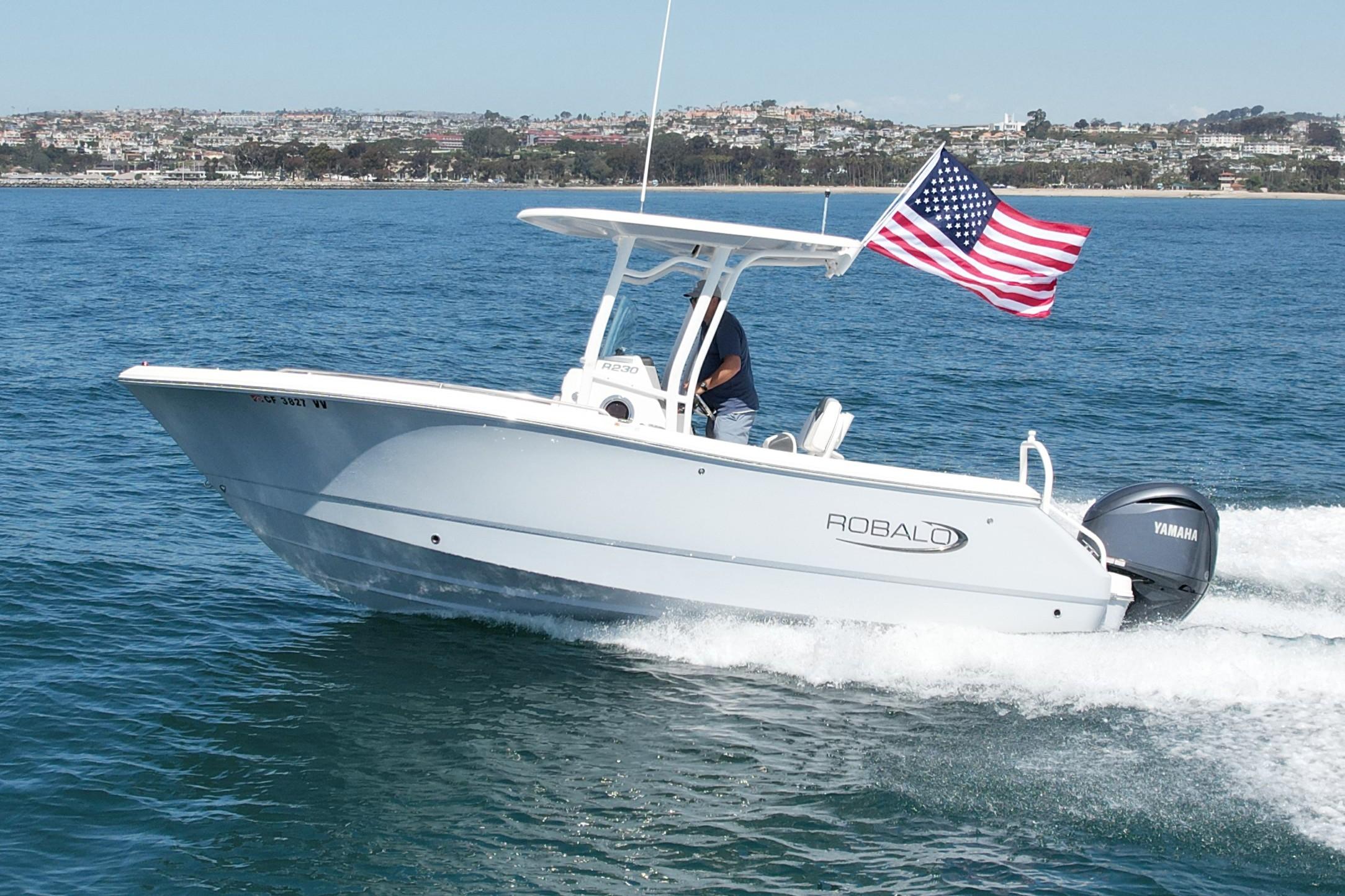 2022 Robalo R230 Center Console - South Jersey Yacht Sales